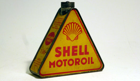 Lot 193 - A Triangular One-Litre Capacity Oil Can for