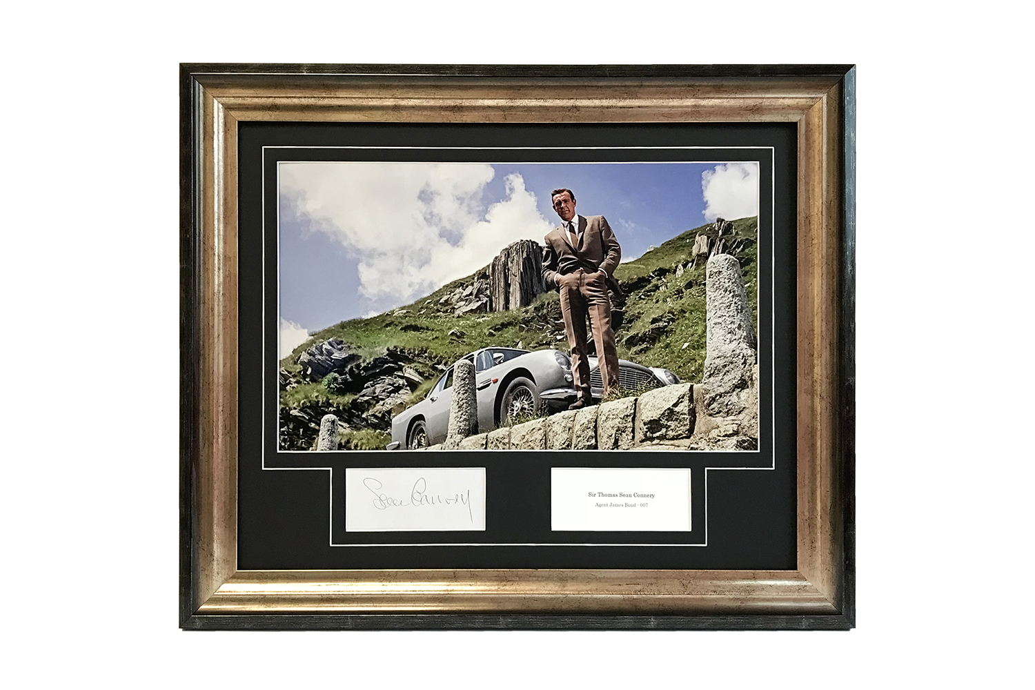 Lot 23 - Sean Connery as James Bond Autograph