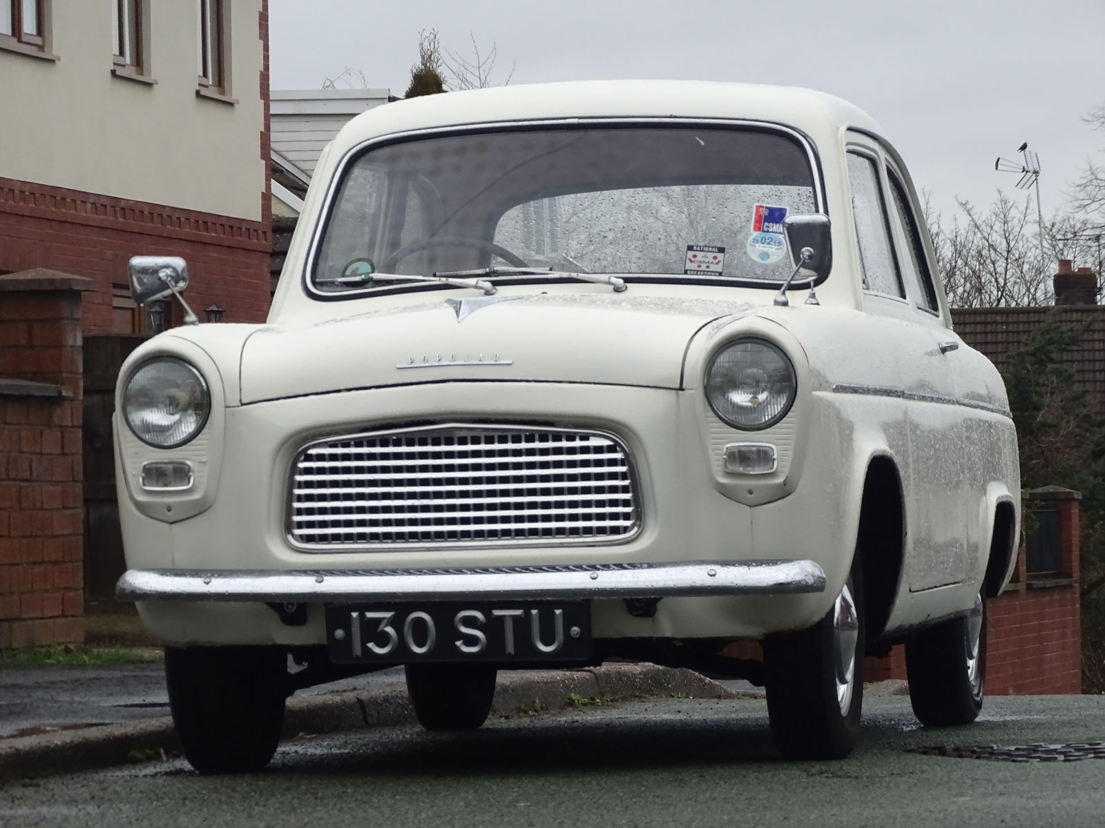 Lot 1 - 1961 Ford Popular