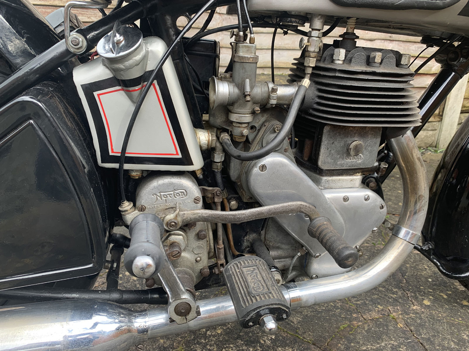 Lot 154 - 1938 Norton Model 16H
