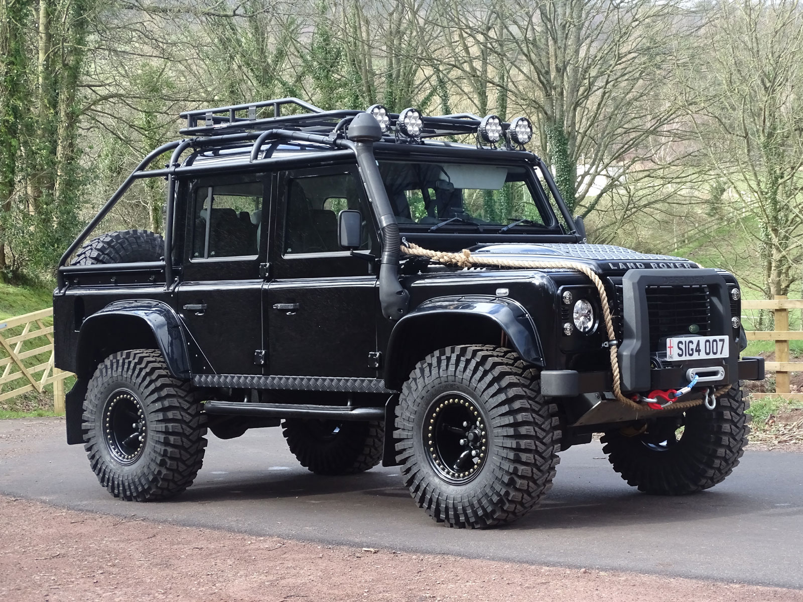 Lot 112 - 2007 Land Rover Defender 110 2.4 TDCi XS
