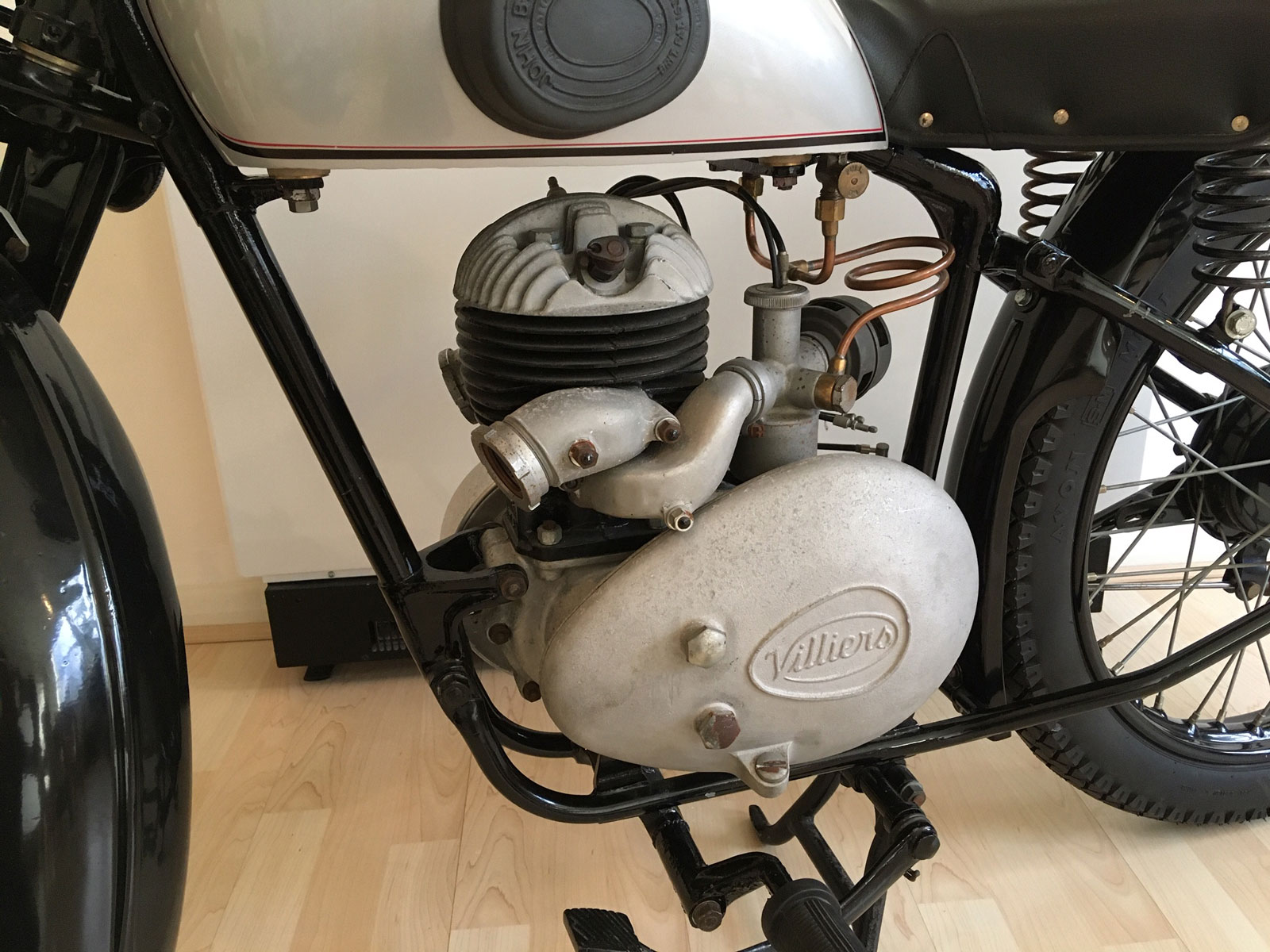 Lot 38 - 1948 Ambassador Series II