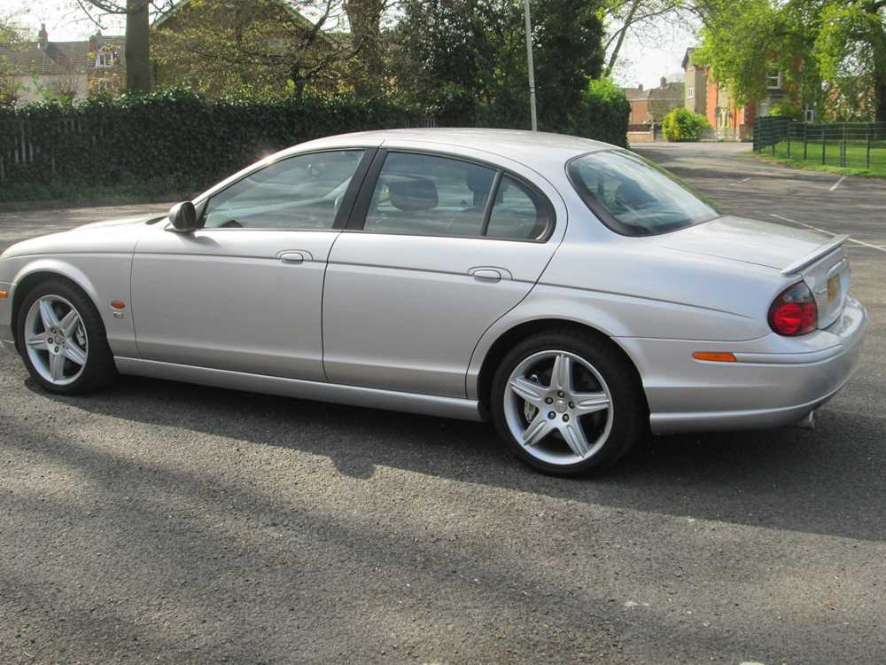Lot 15 - 2002 Jaguar S-Type R