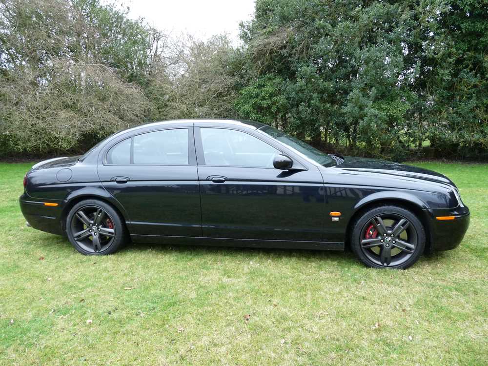 Lot 57 - 2006 Jaguar S-Type R