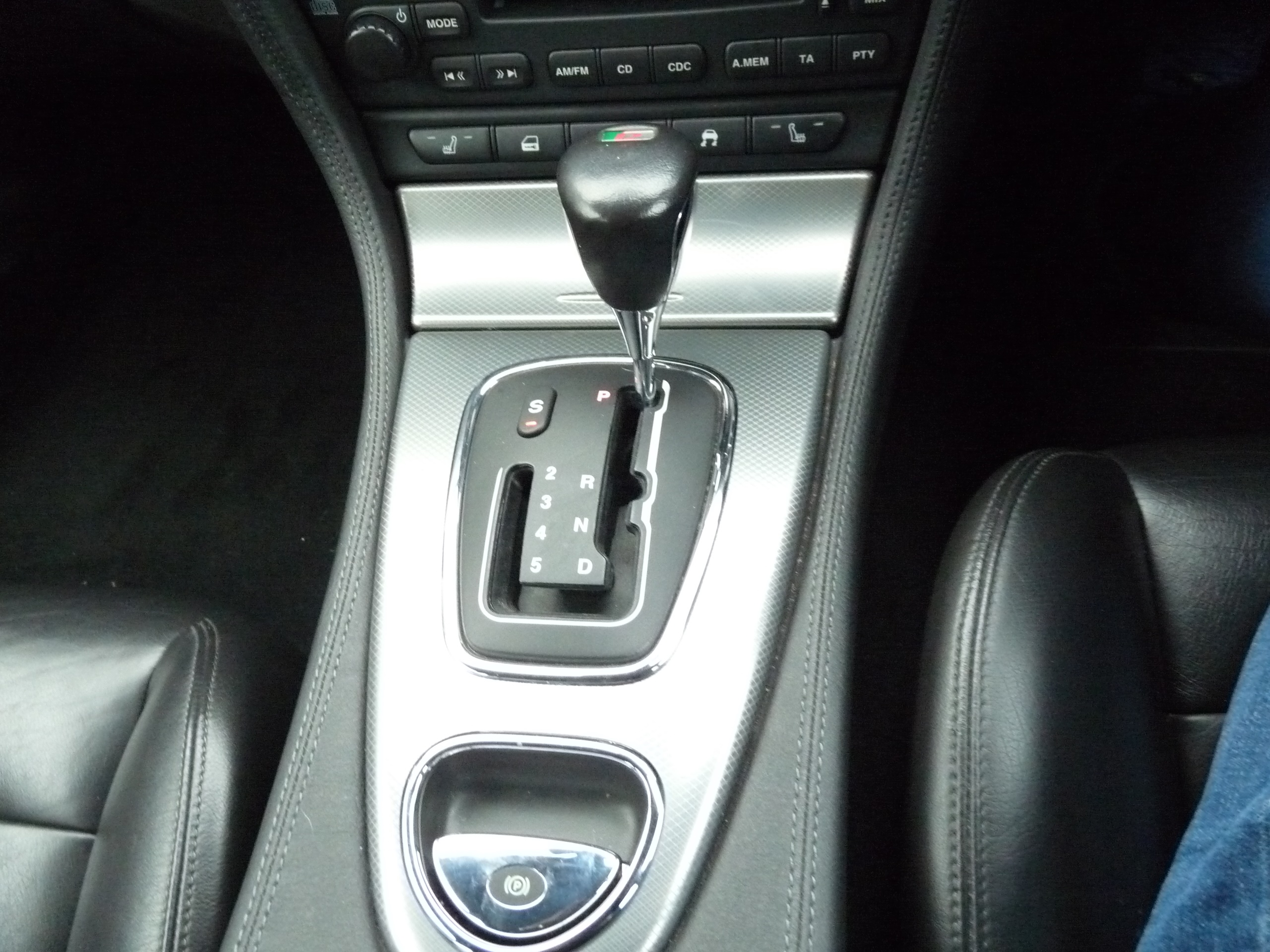 Lot 57 - 2006 Jaguar S-Type R