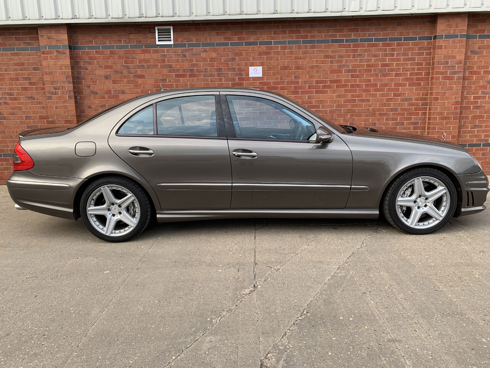 Lot 28 - 2007 Mercedes-Benz E63 AMG