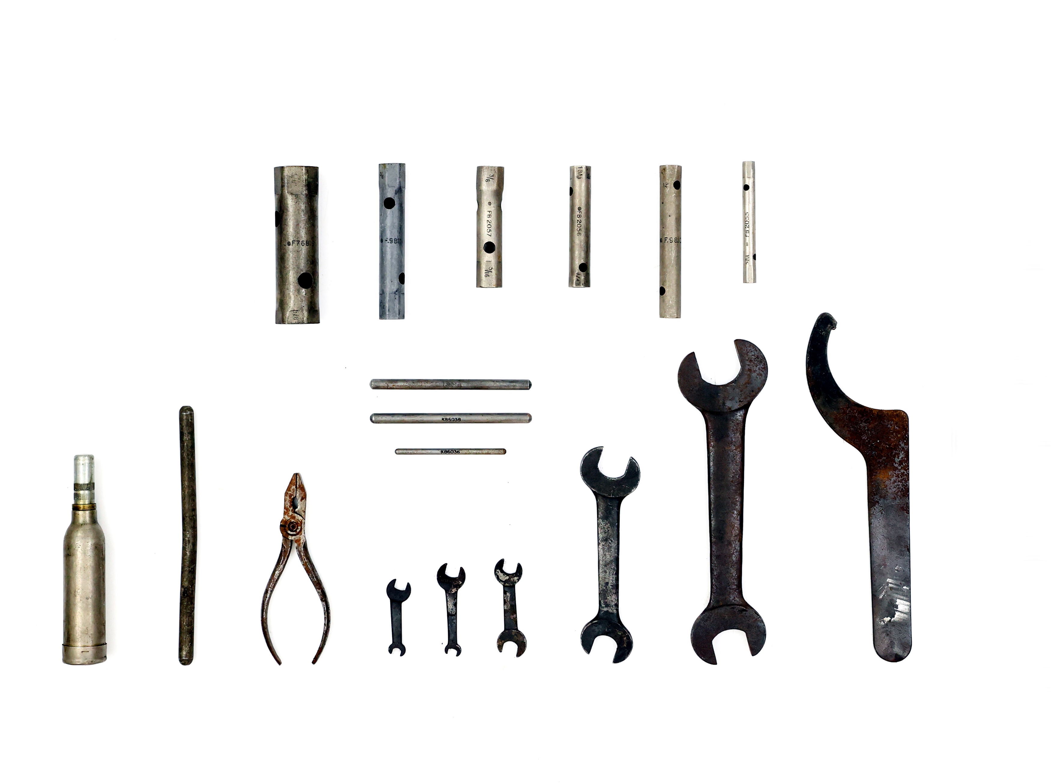 Lot 104 - Derby Bentley Toolkit Items
