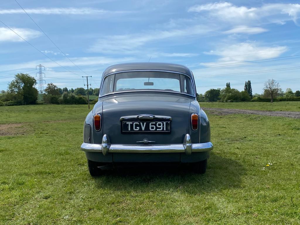 Lot 307 - 1962 Rover P4 80