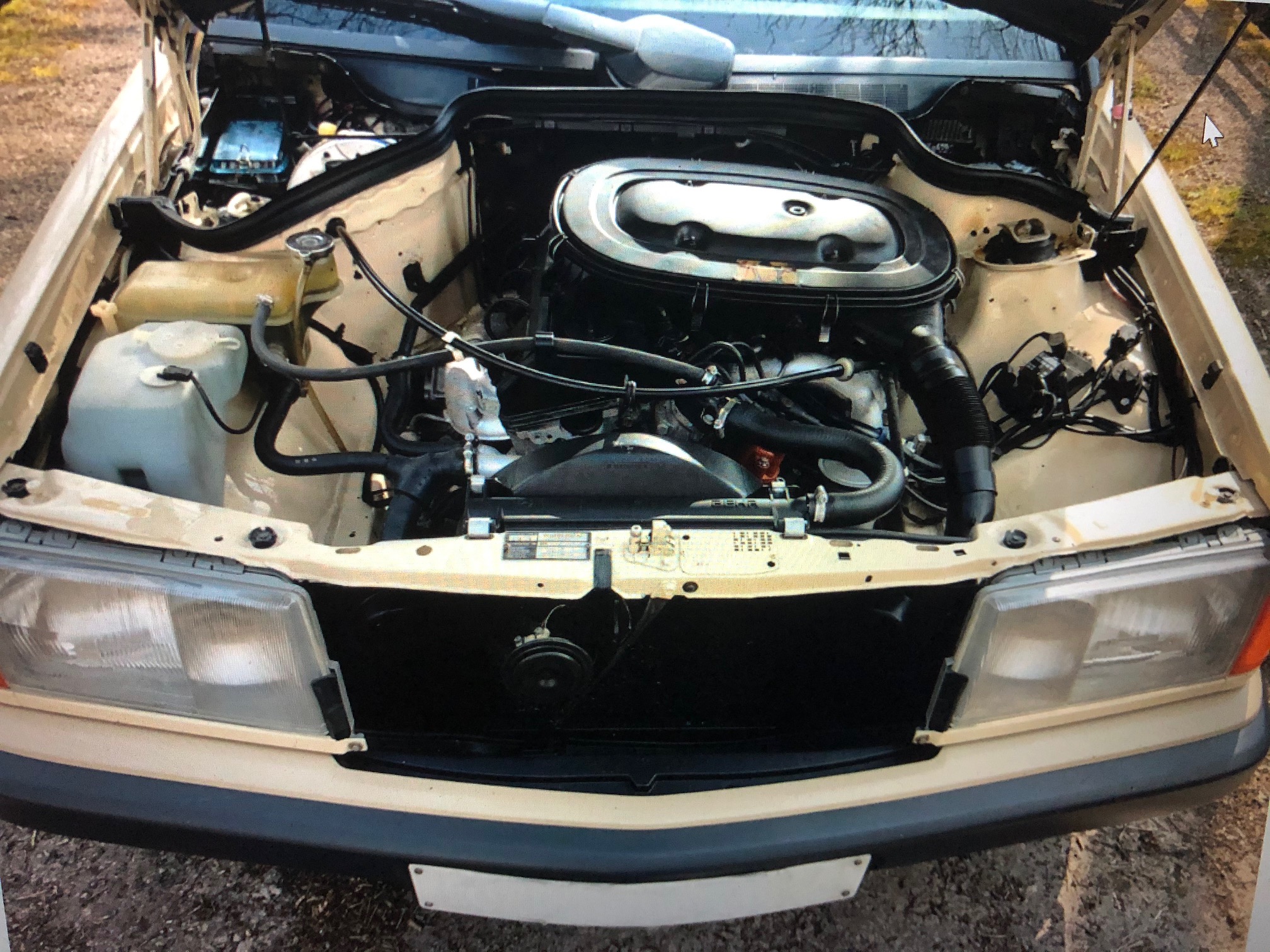 Lot 310 - 1990 Mercedes-Benz 190 E