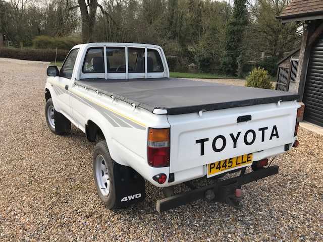 Lot 331 - 1996 Toyota Hilux 4x4
