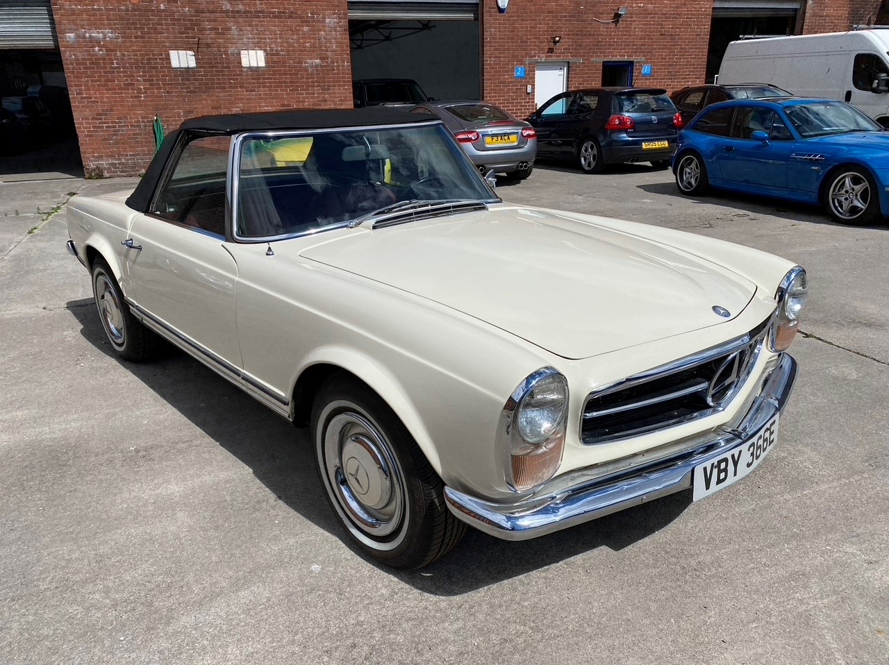 Lot 330 - 1965 Mercedes-Benz 250 SL