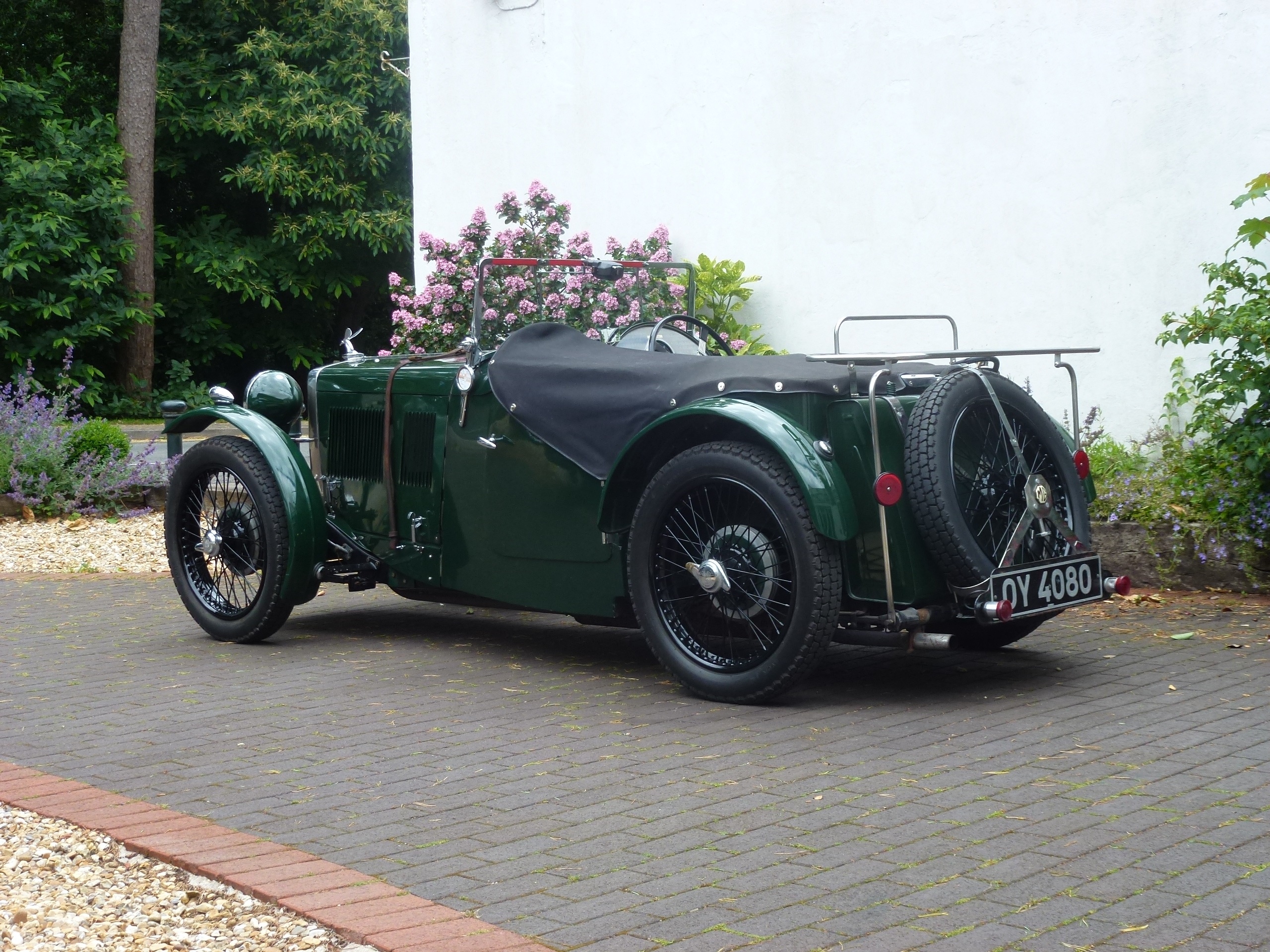 Lot 346 - 1932 MG J2