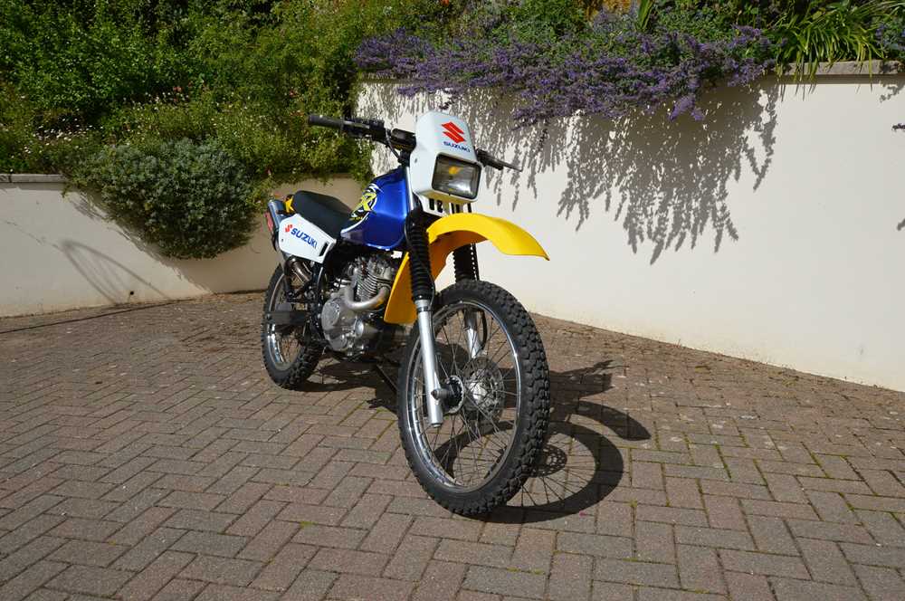 Lot 252 - 2000 Suzuki DR125 SE