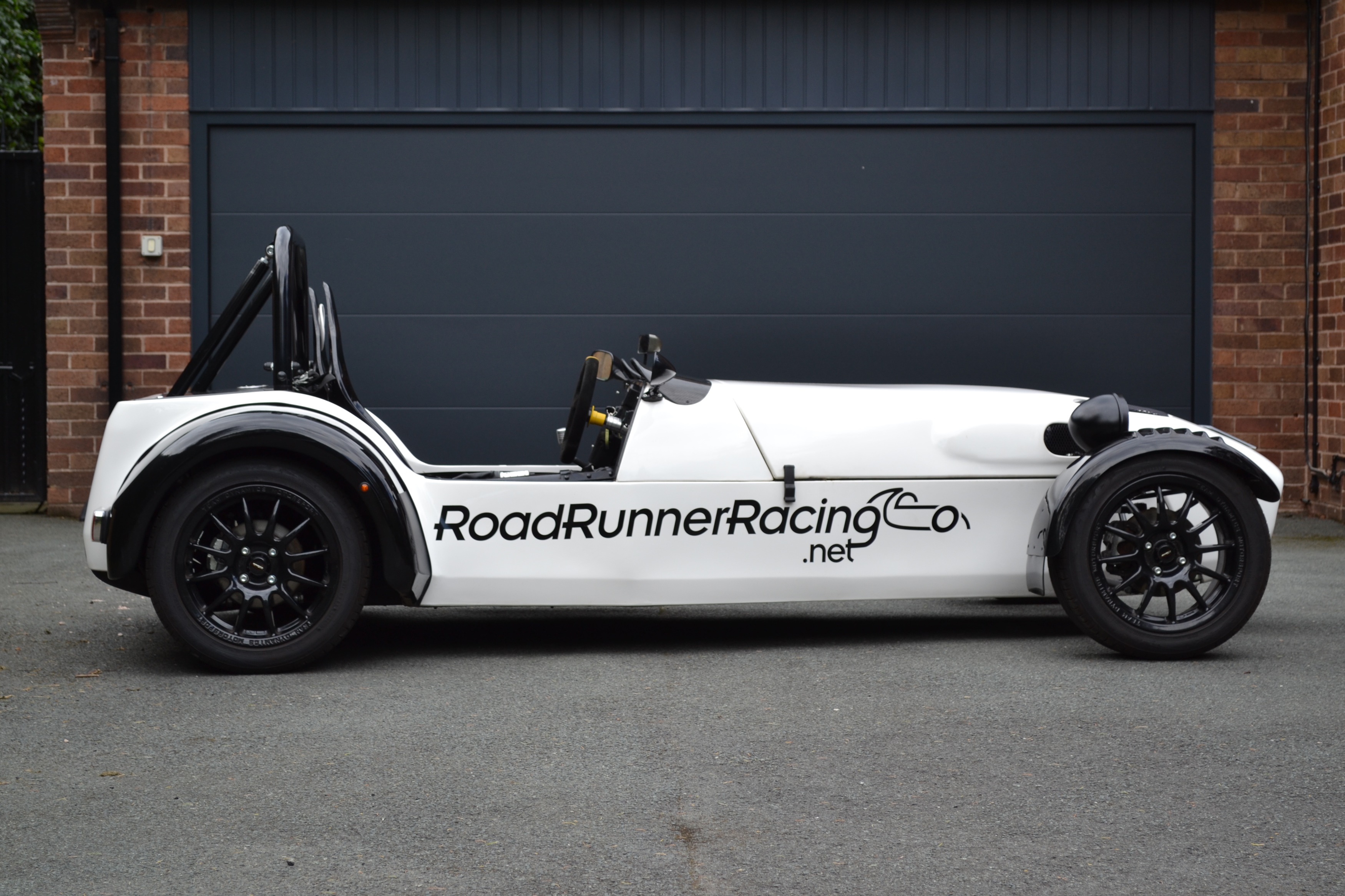 Lot 328 - 2014 Road Runner Racing SR2