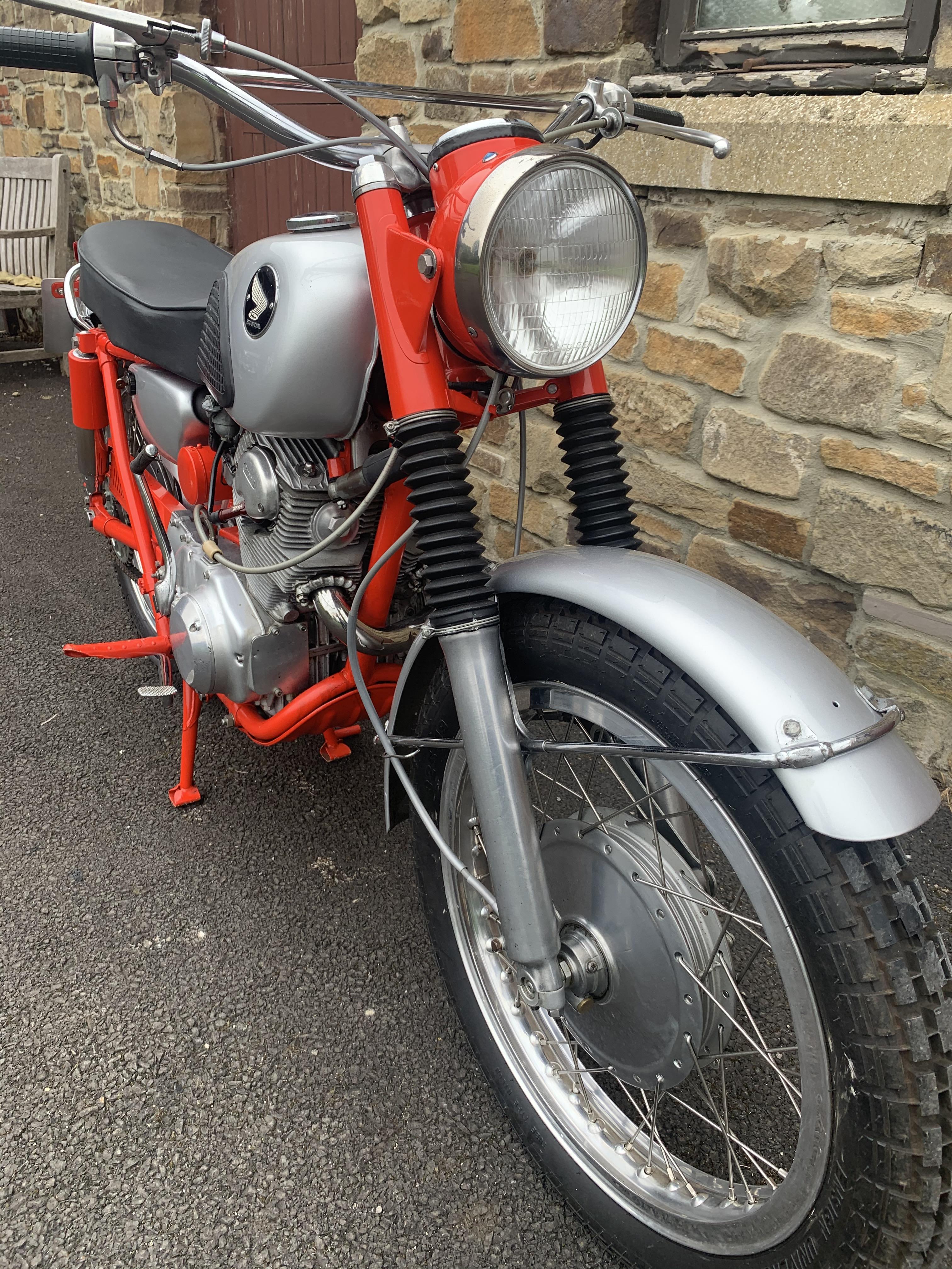 Lot 240 - 1967 Honda CL77