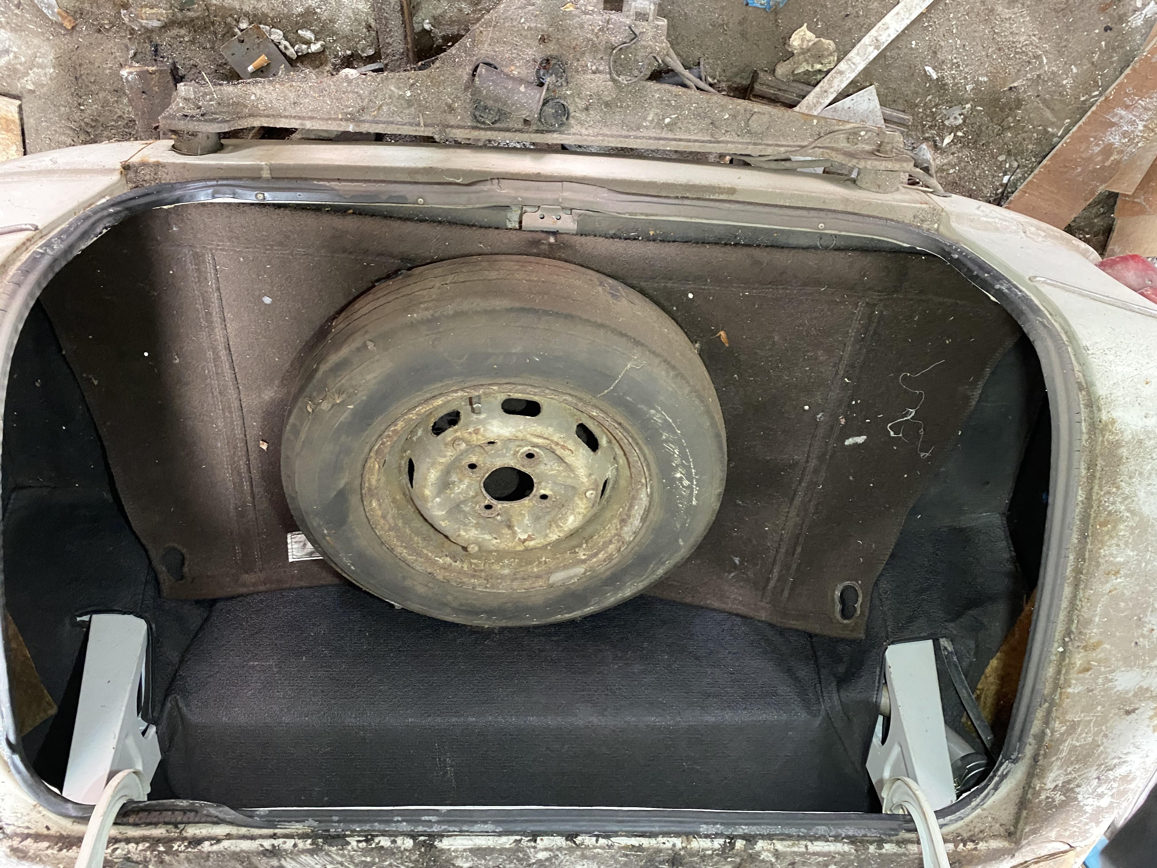 Lot 309 - 1962 Singer Vogue