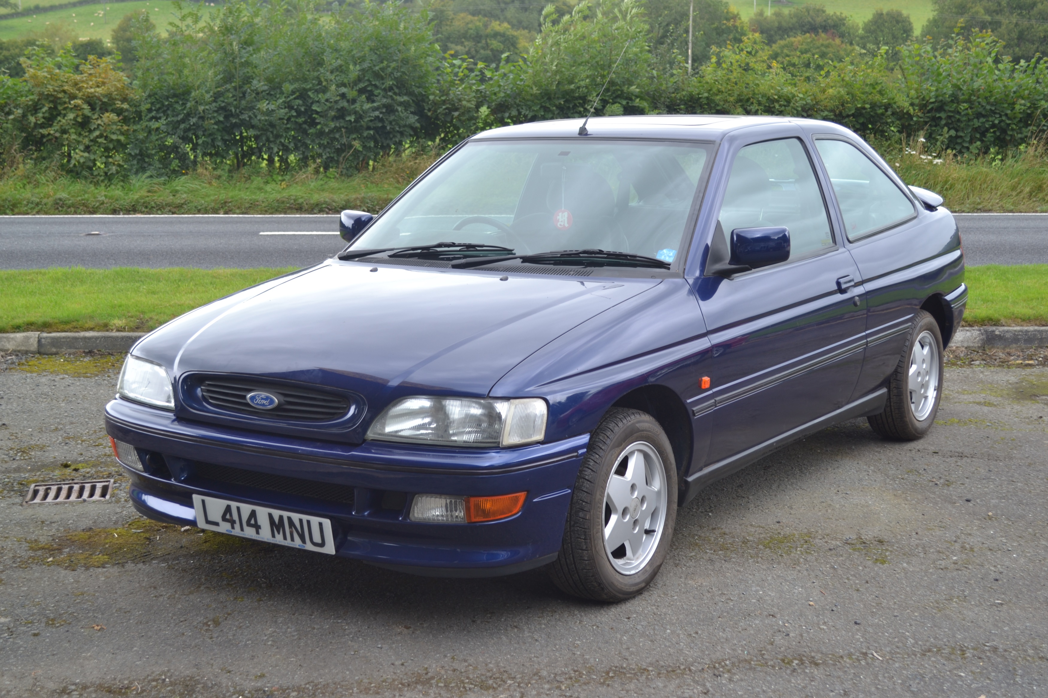Lot 307 - 1993 Ford Escort XR3i