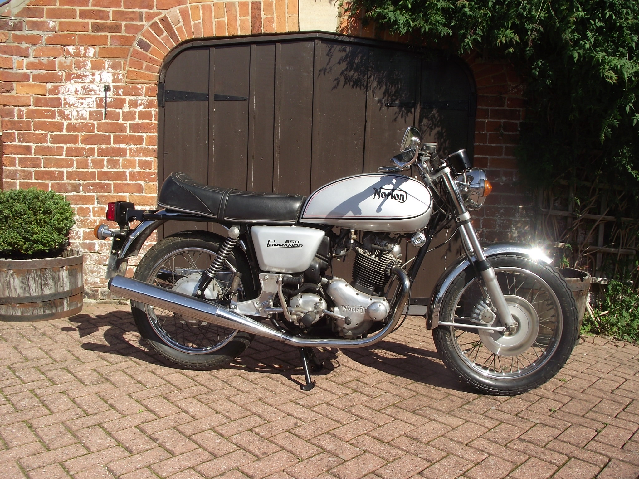 Lot 65 - 1974 Norton Commando 850