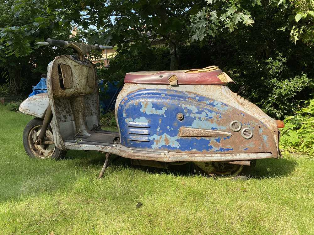 Lot 208 - 1960 Sun Wasp