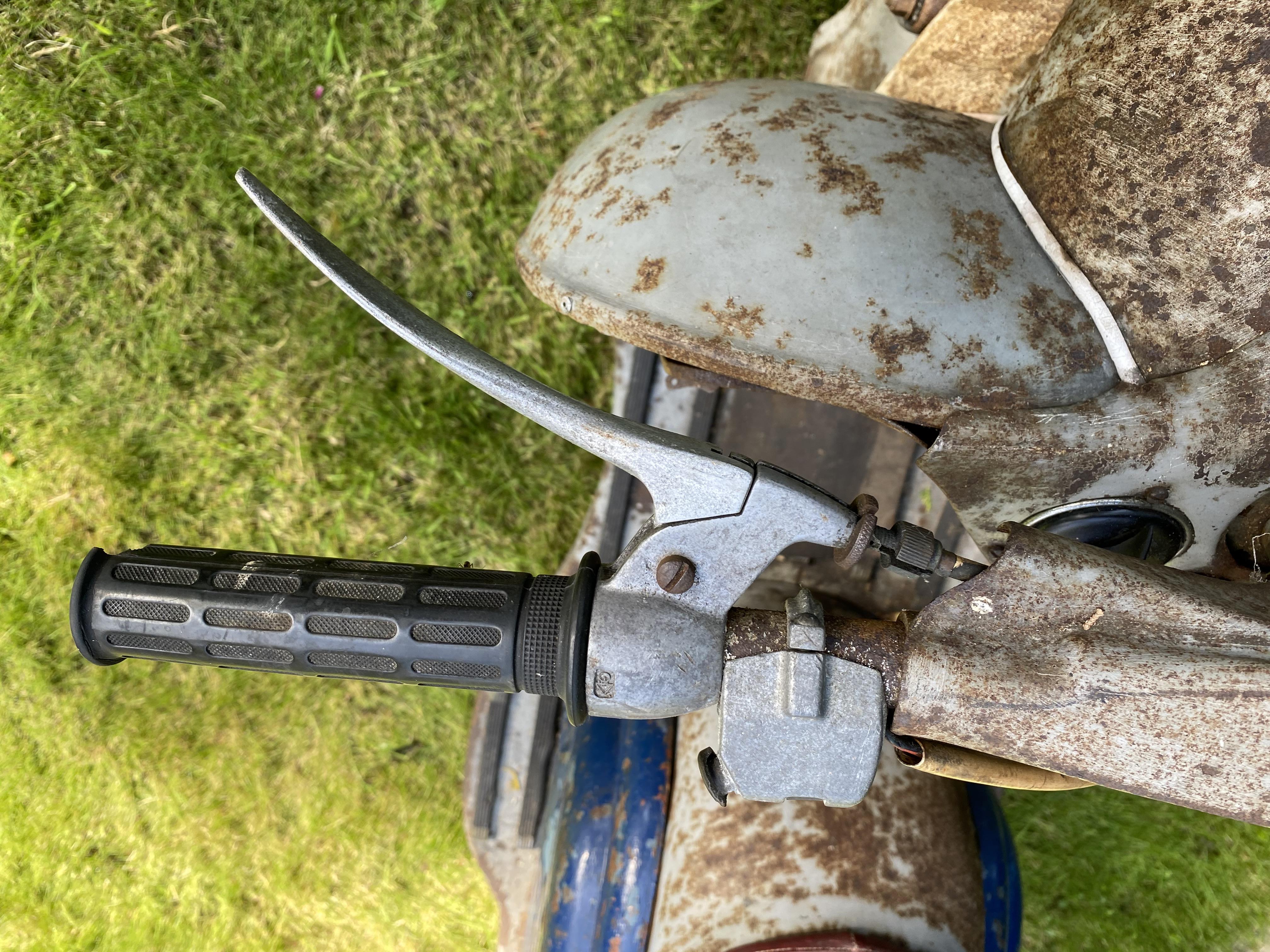 Lot 208 - 1960 Sun Wasp