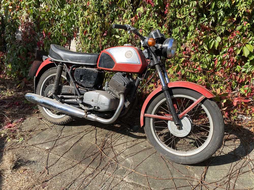 Lot 204 - 1984 CZ 250cc Twin