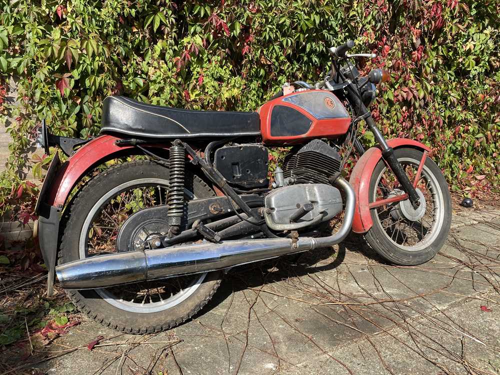 Lot 204 - 1984 CZ 250cc Twin