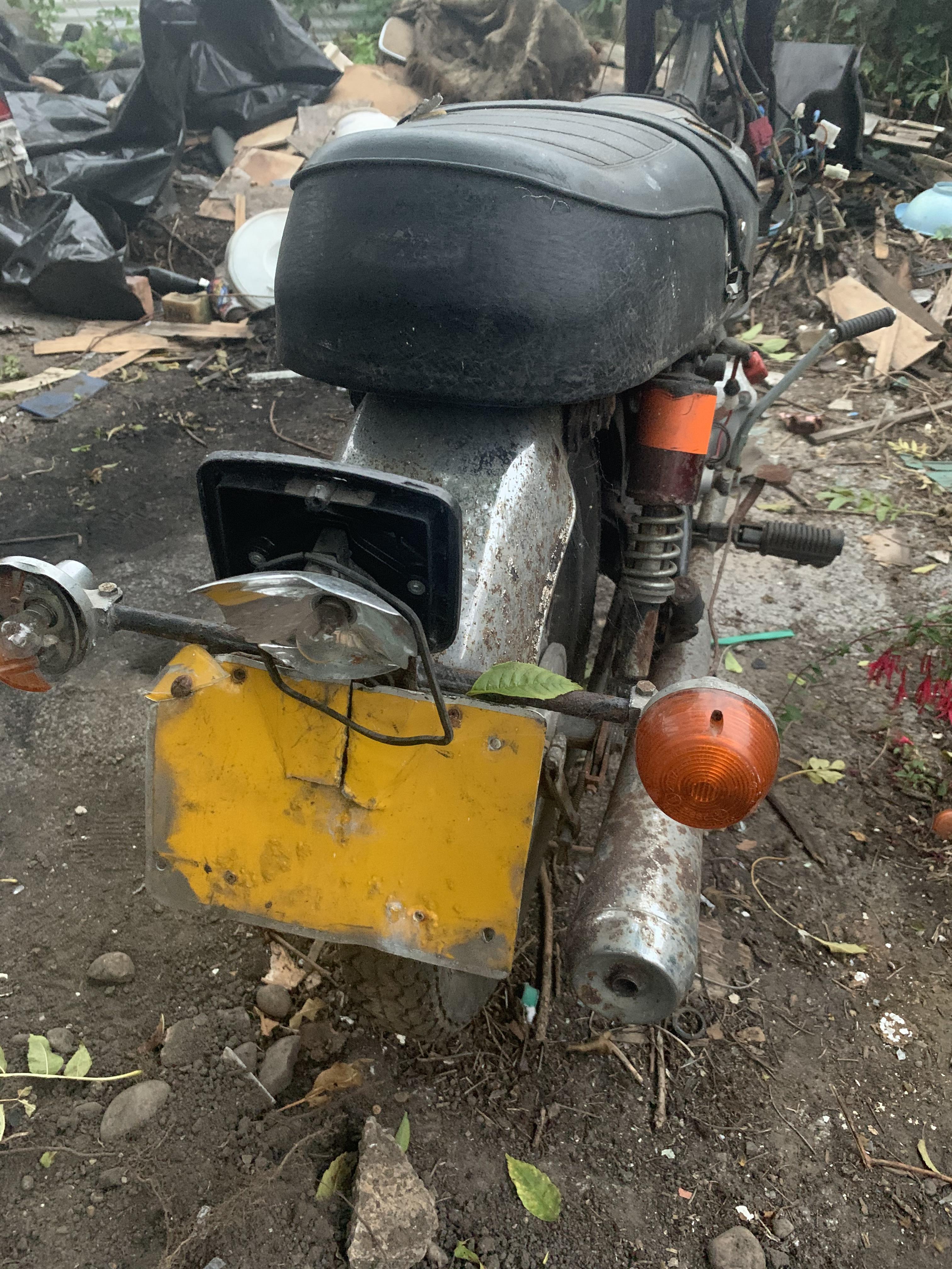 Lot 212 - c1980 Honda CD200 Benly