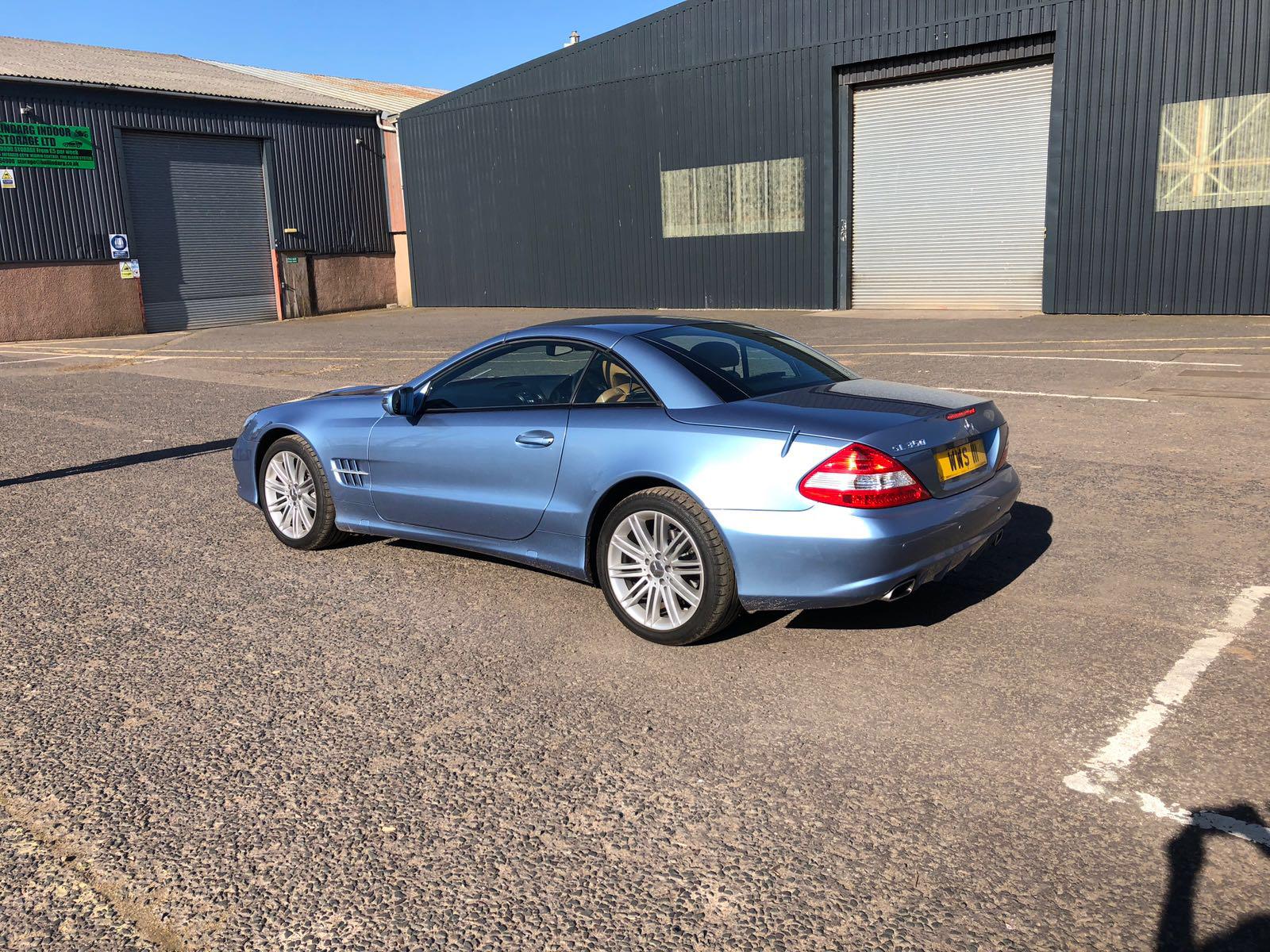 Lot 353 - 2010 Mercedes-Benz SL350