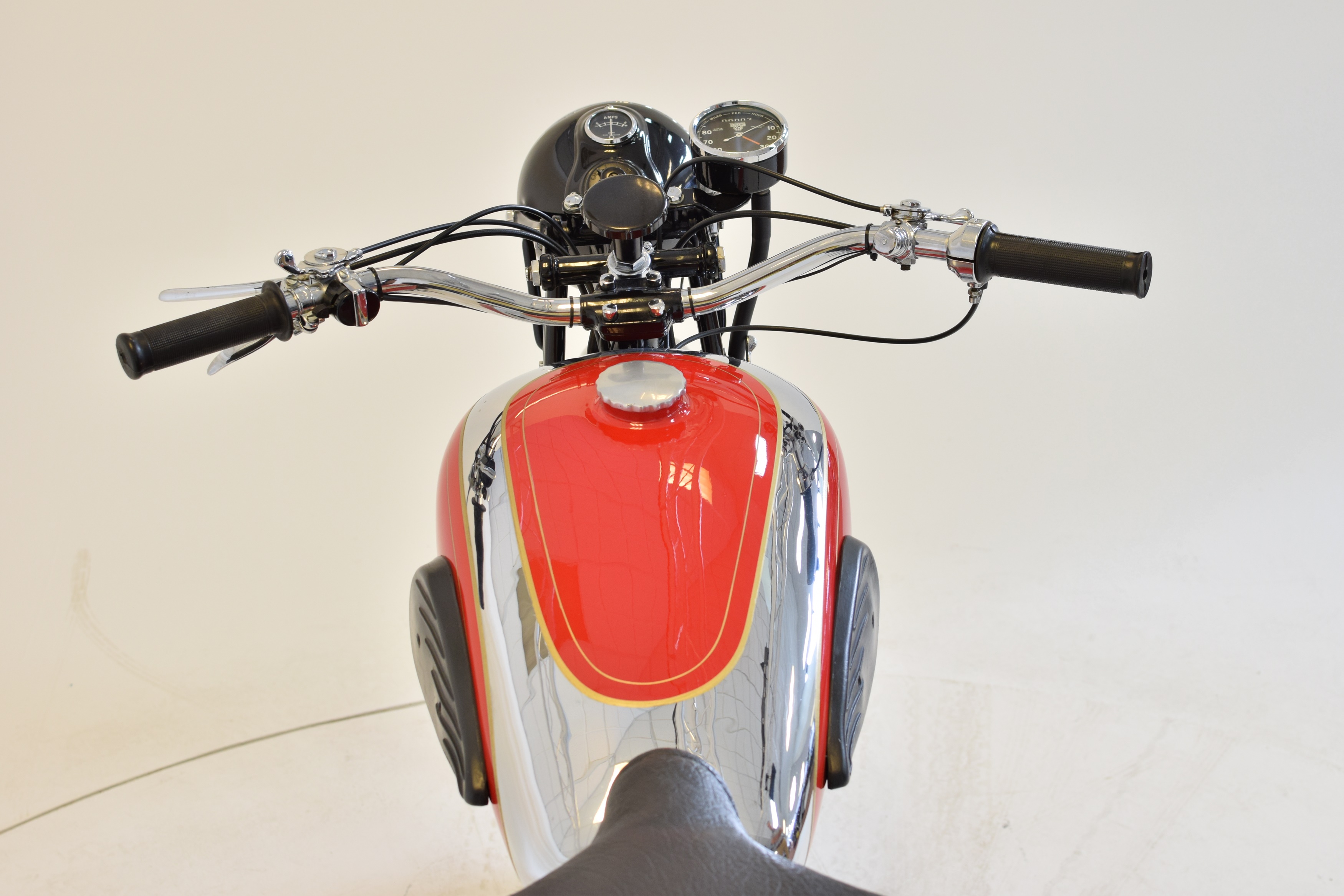 Lot 138 - 1937 BSA B22 Empire Star