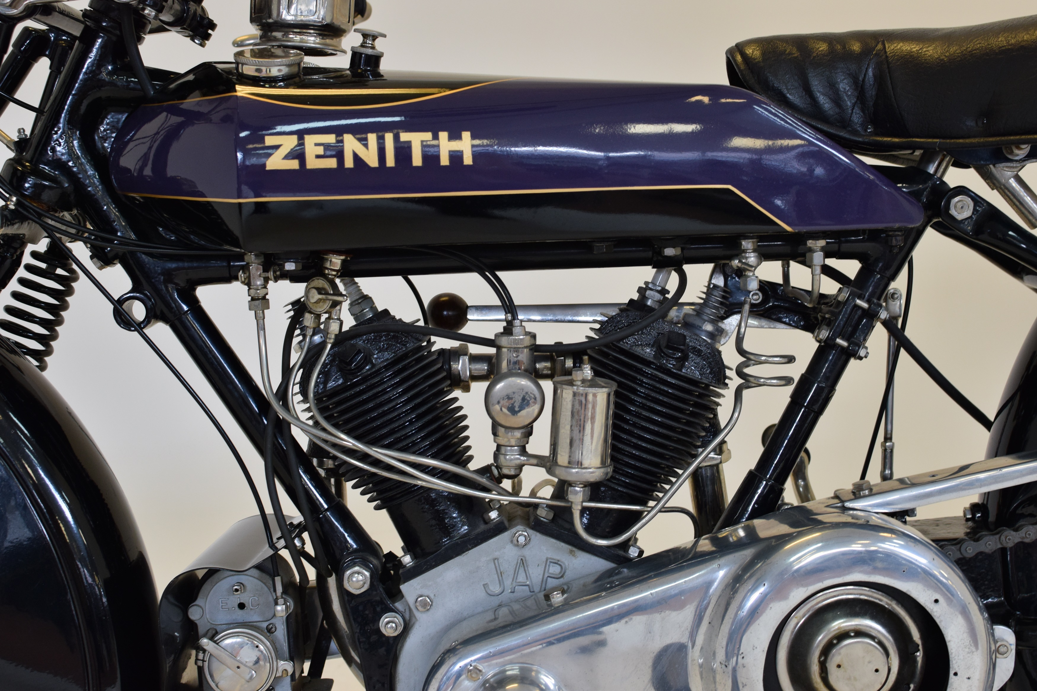 Lot 147 - 1926 Zenith 680 JAP
