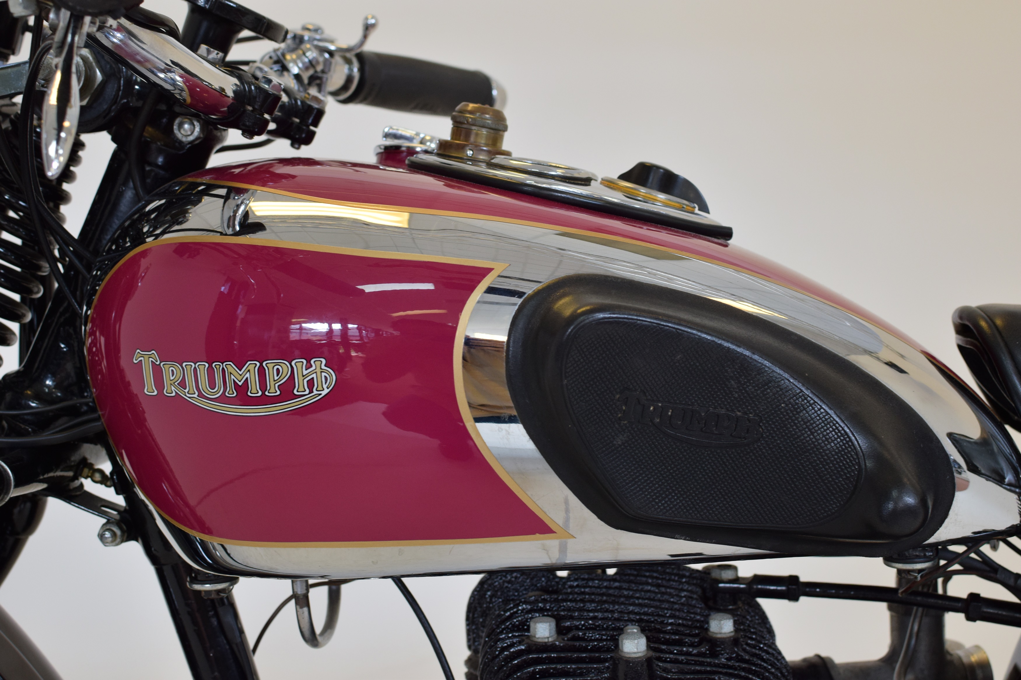 Lot 148 - 1937 Triumph 6S De Luxe 600cc