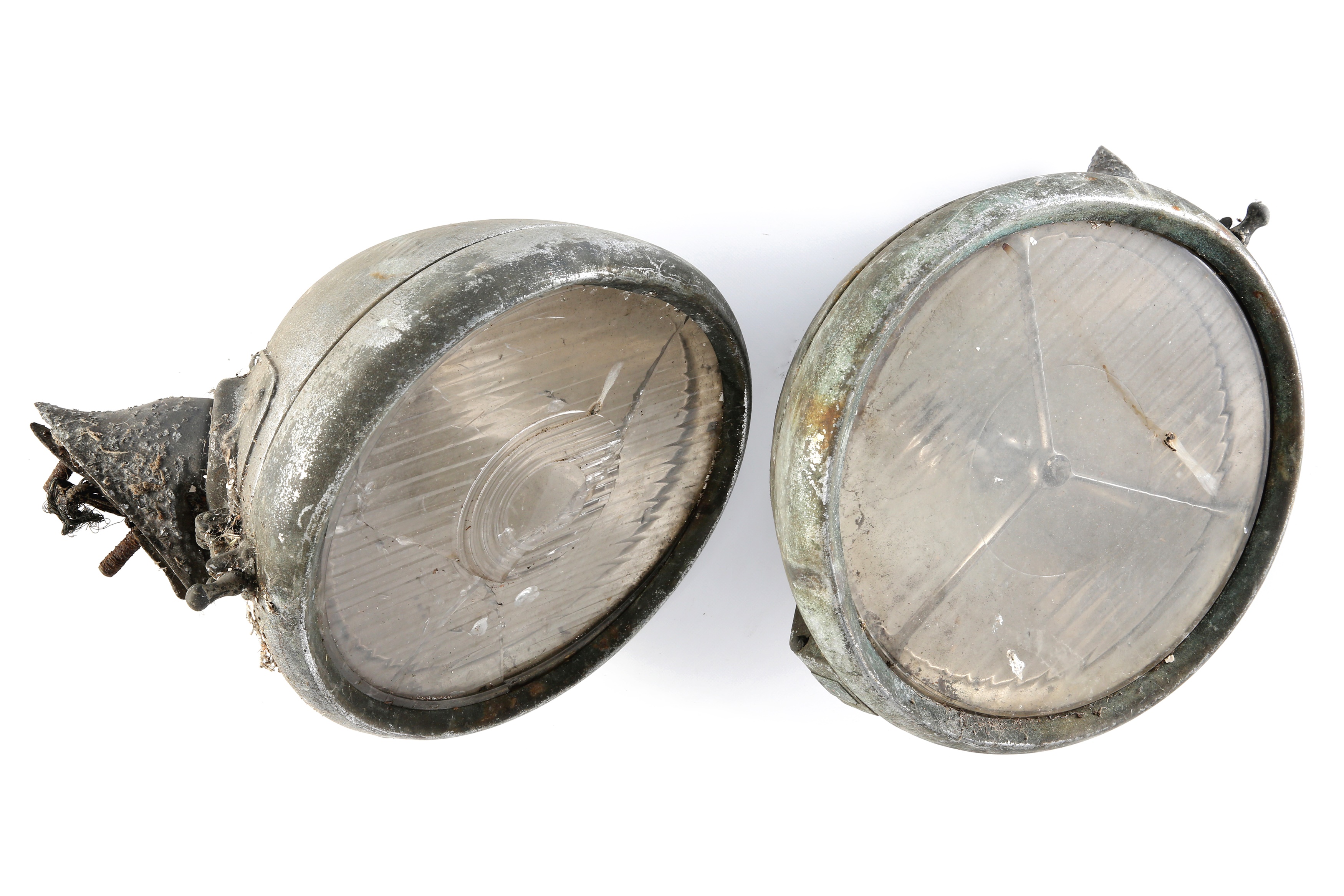 Lot 488 - A Pair of Lucas P100 Headlamps