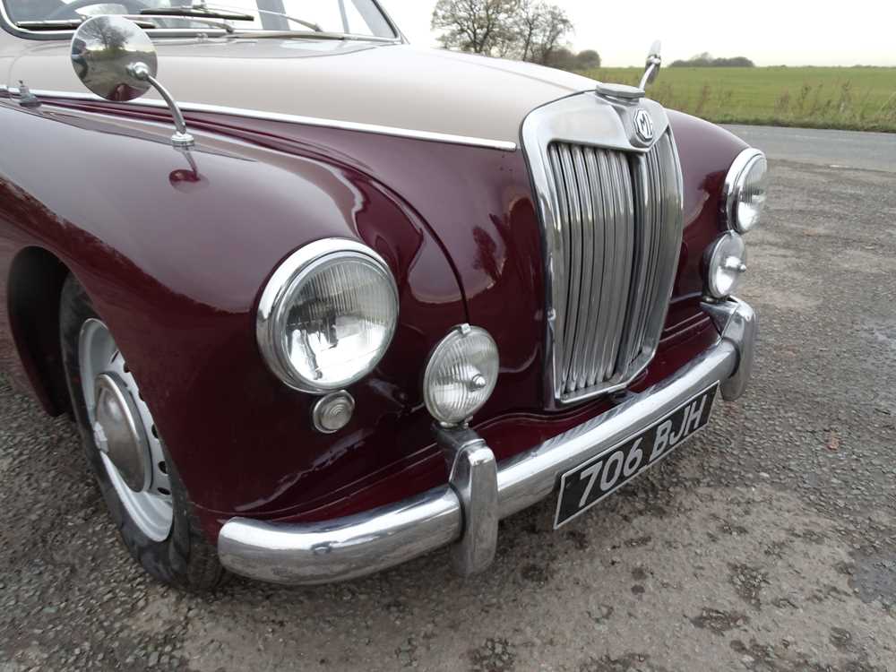 Lot 17 - 1957 MG Magnette ZB Varitone