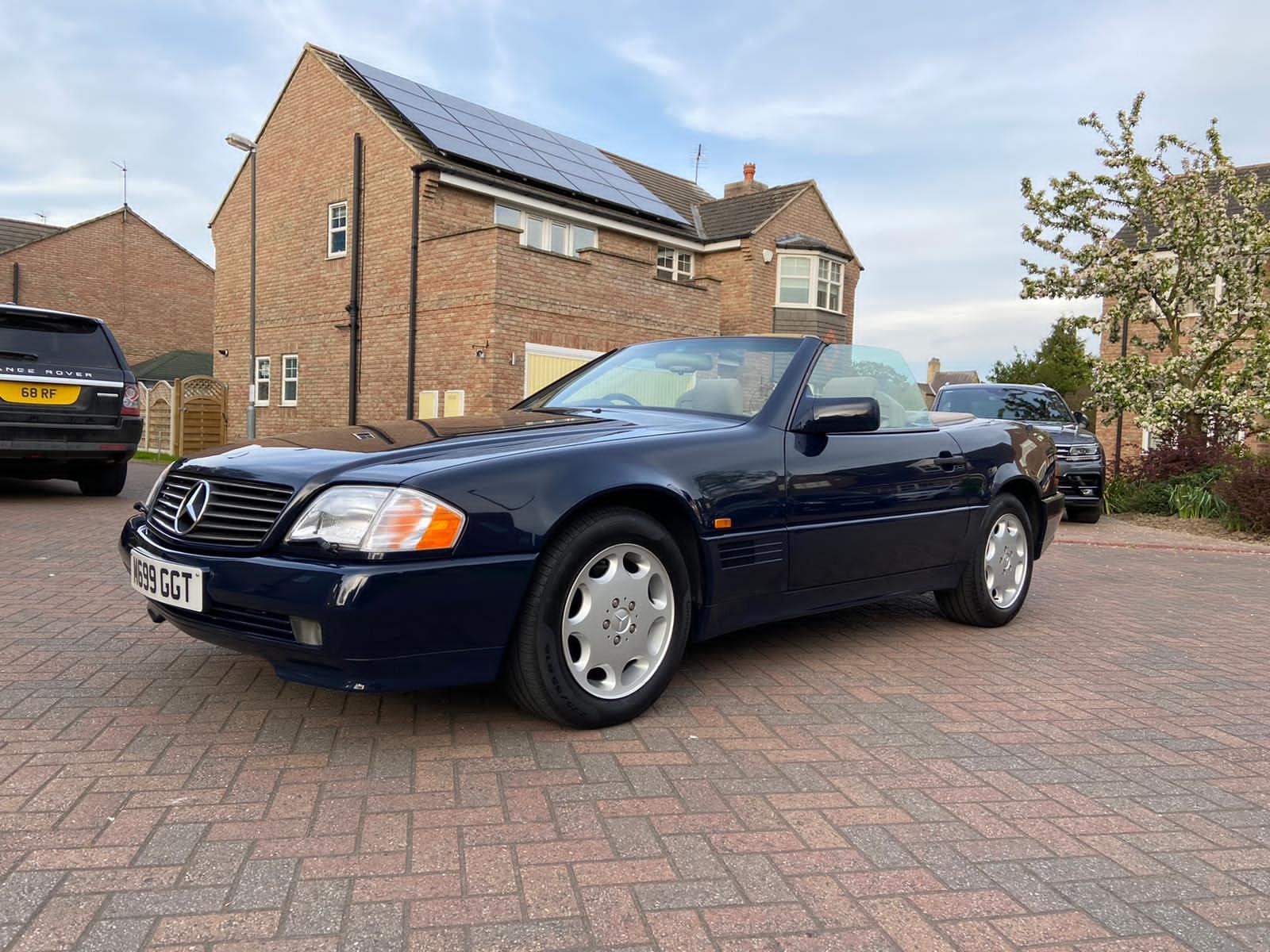 Lot 47 - 1995 Mercedes-Benz 320 SL