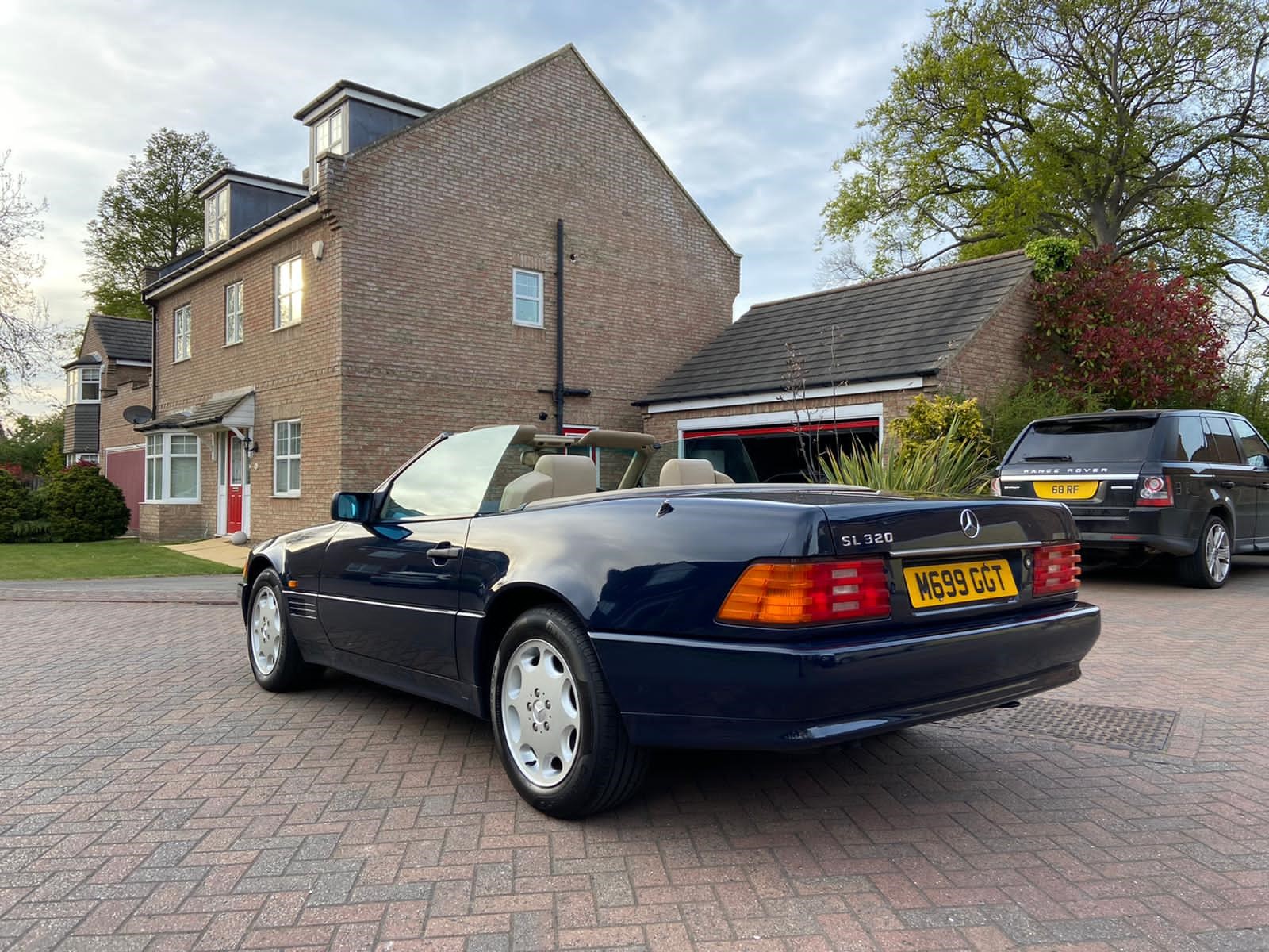 Lot 47 - 1995 Mercedes-Benz 320 SL