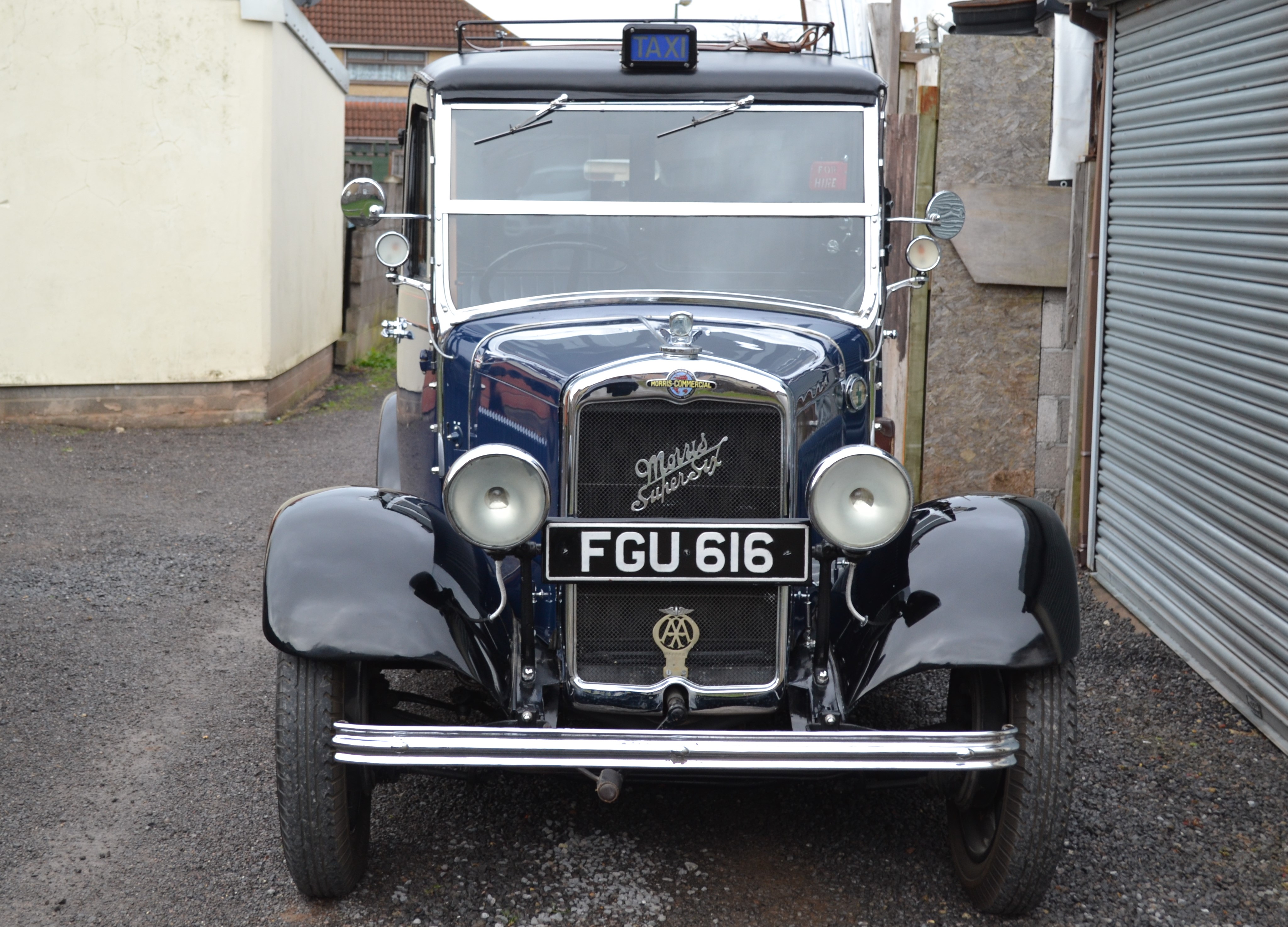 Lot 230 - 1938 Morris Super Six 'G2SW' Taxi
