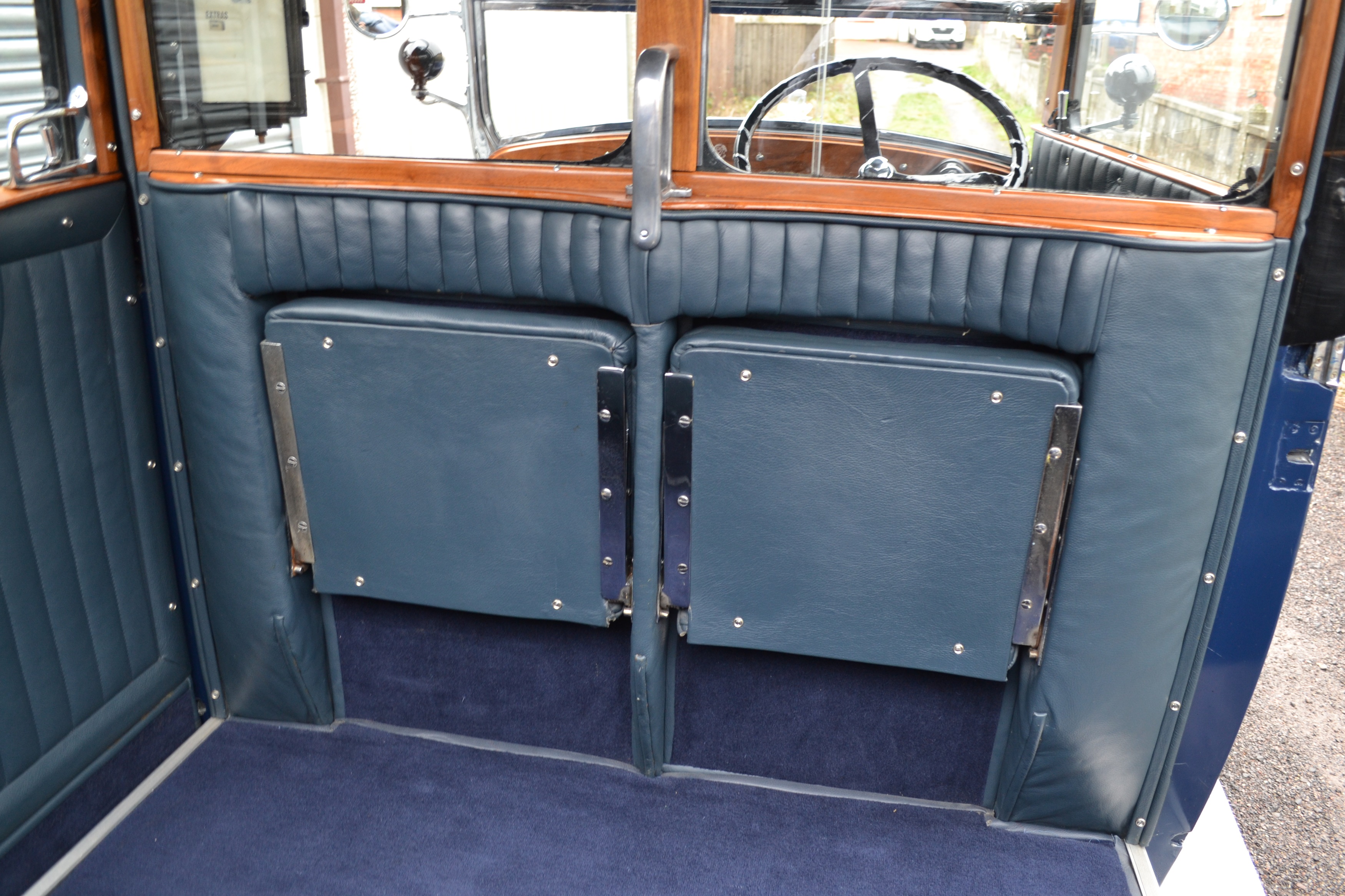 Lot 230 - 1938 Morris Super Six 'G2SW' Taxi