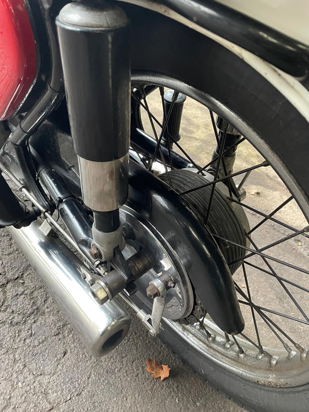 Lot 112 - 1959 Matchless G12