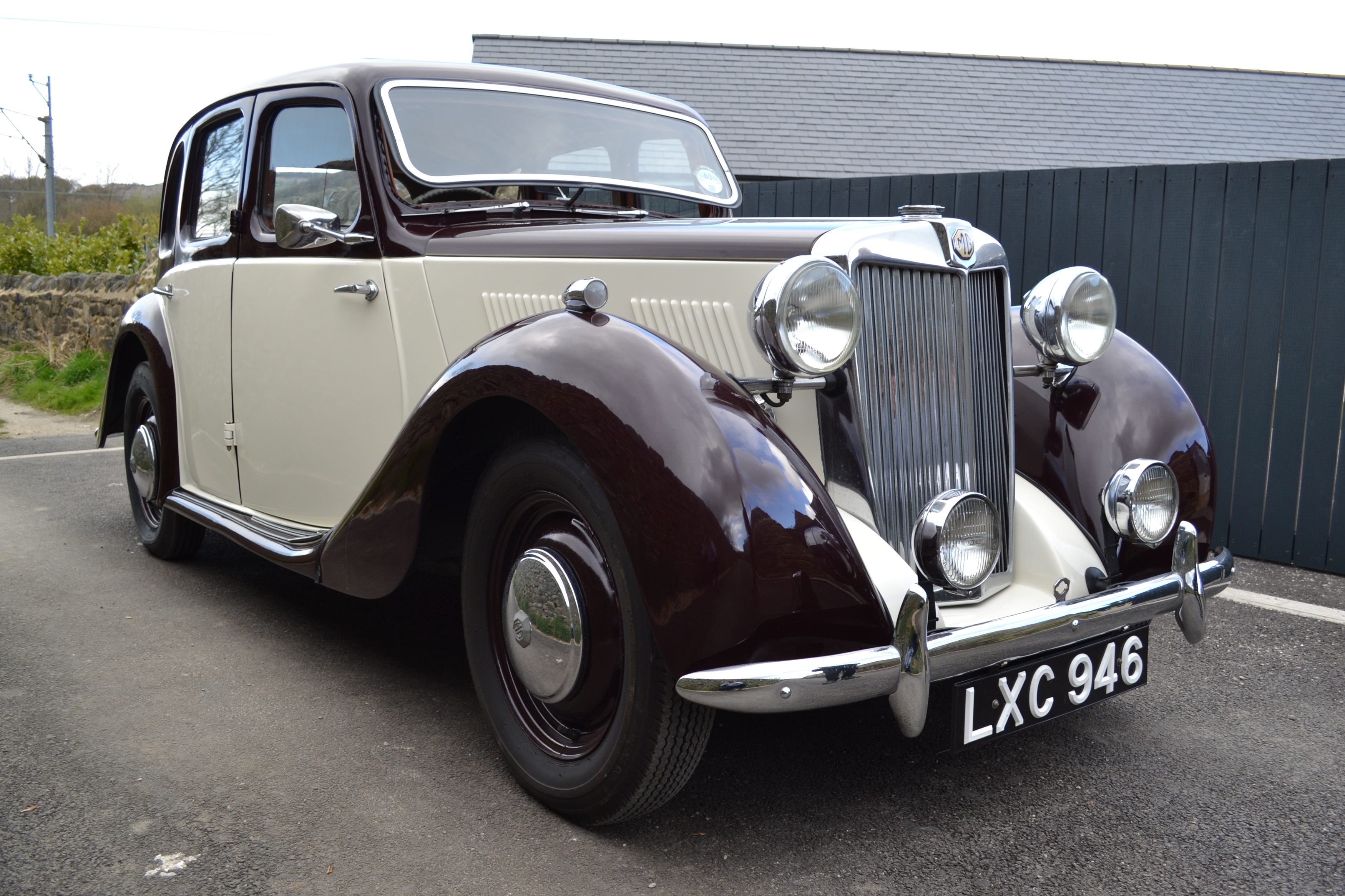 Lot 11 - 1951 MG YA Saloon