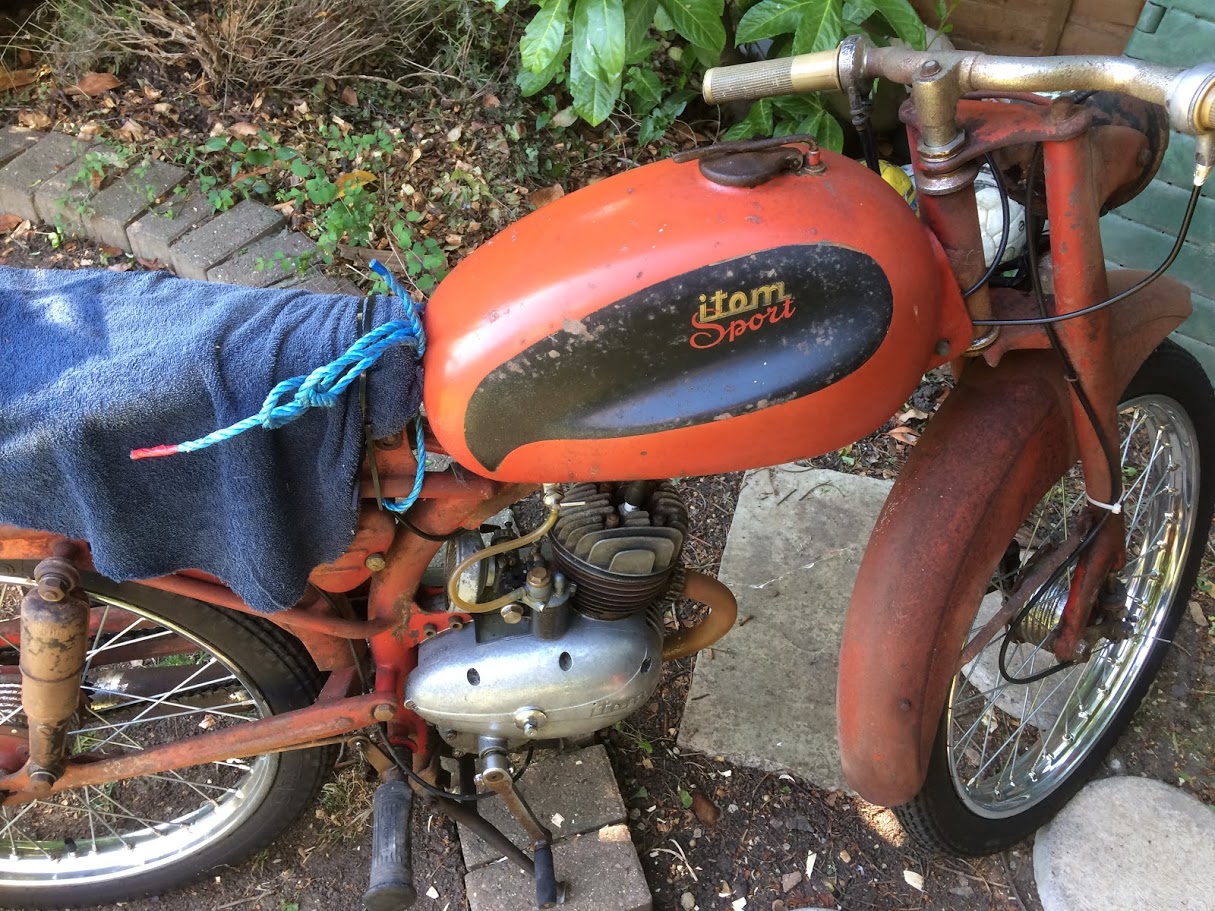 Lot 202 - 1957 Itom Sport
