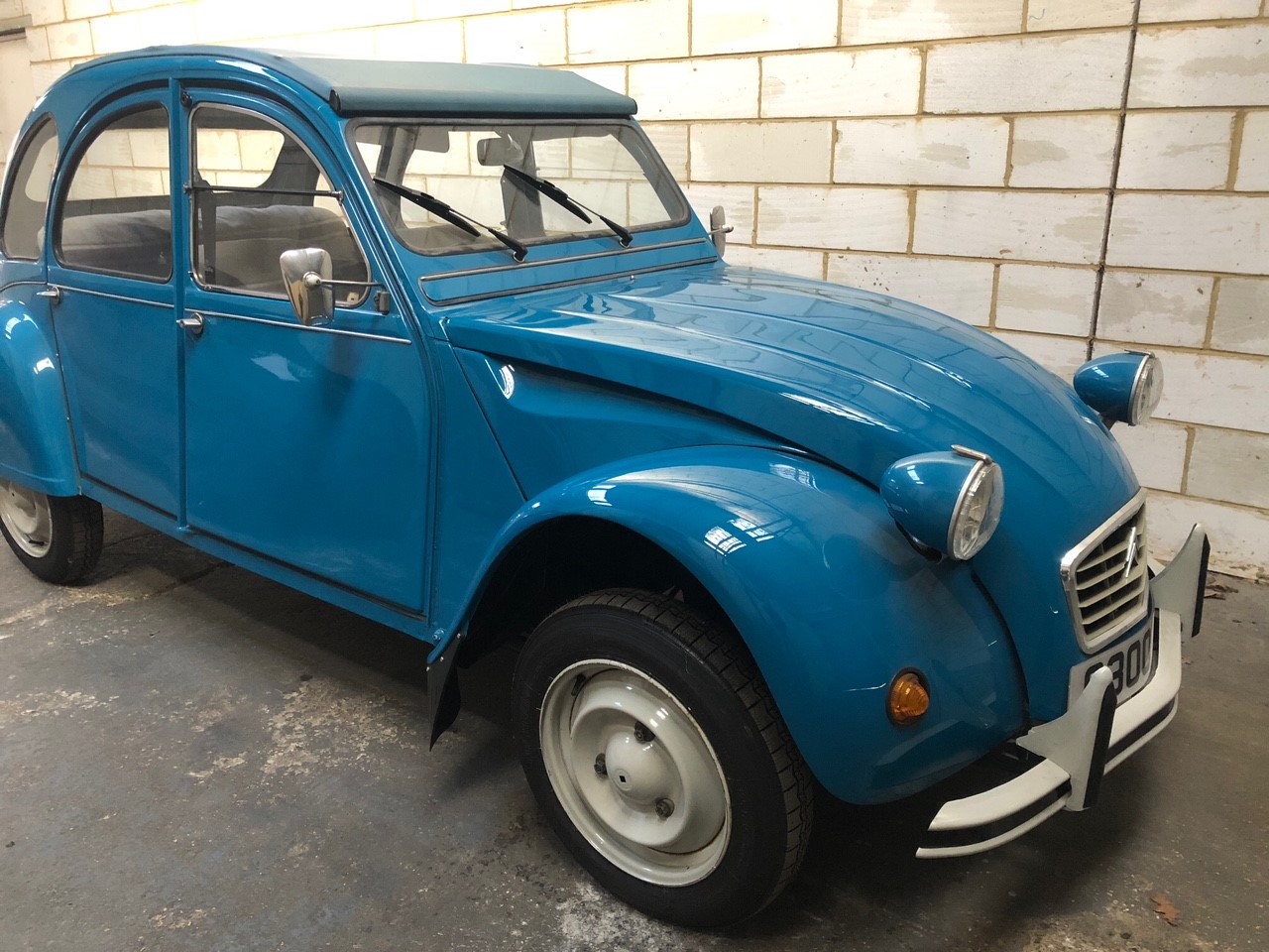 Lot 322 - 1985 Citroen 2CV Special