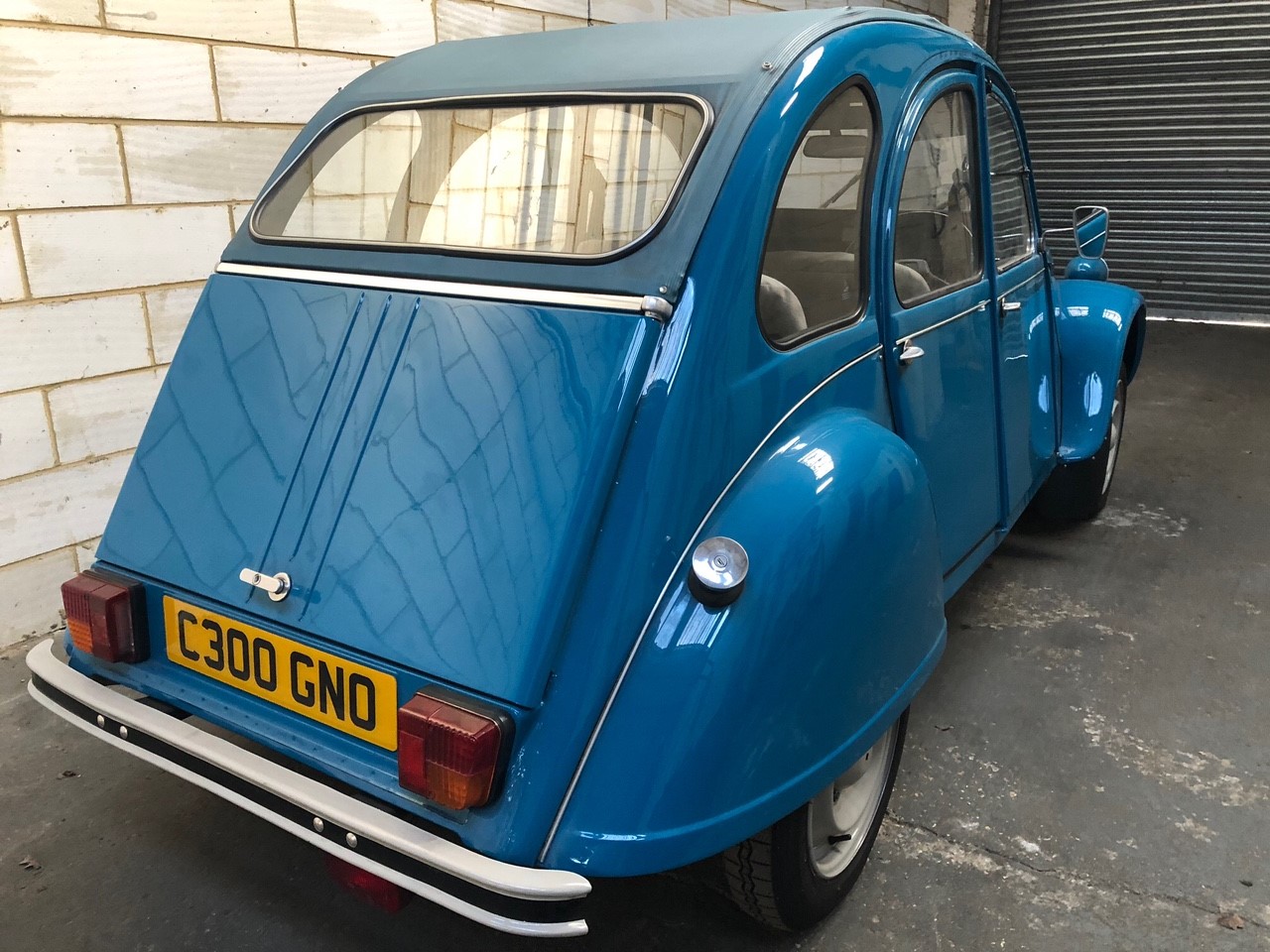 Lot 322 - 1985 Citroen 2CV Special