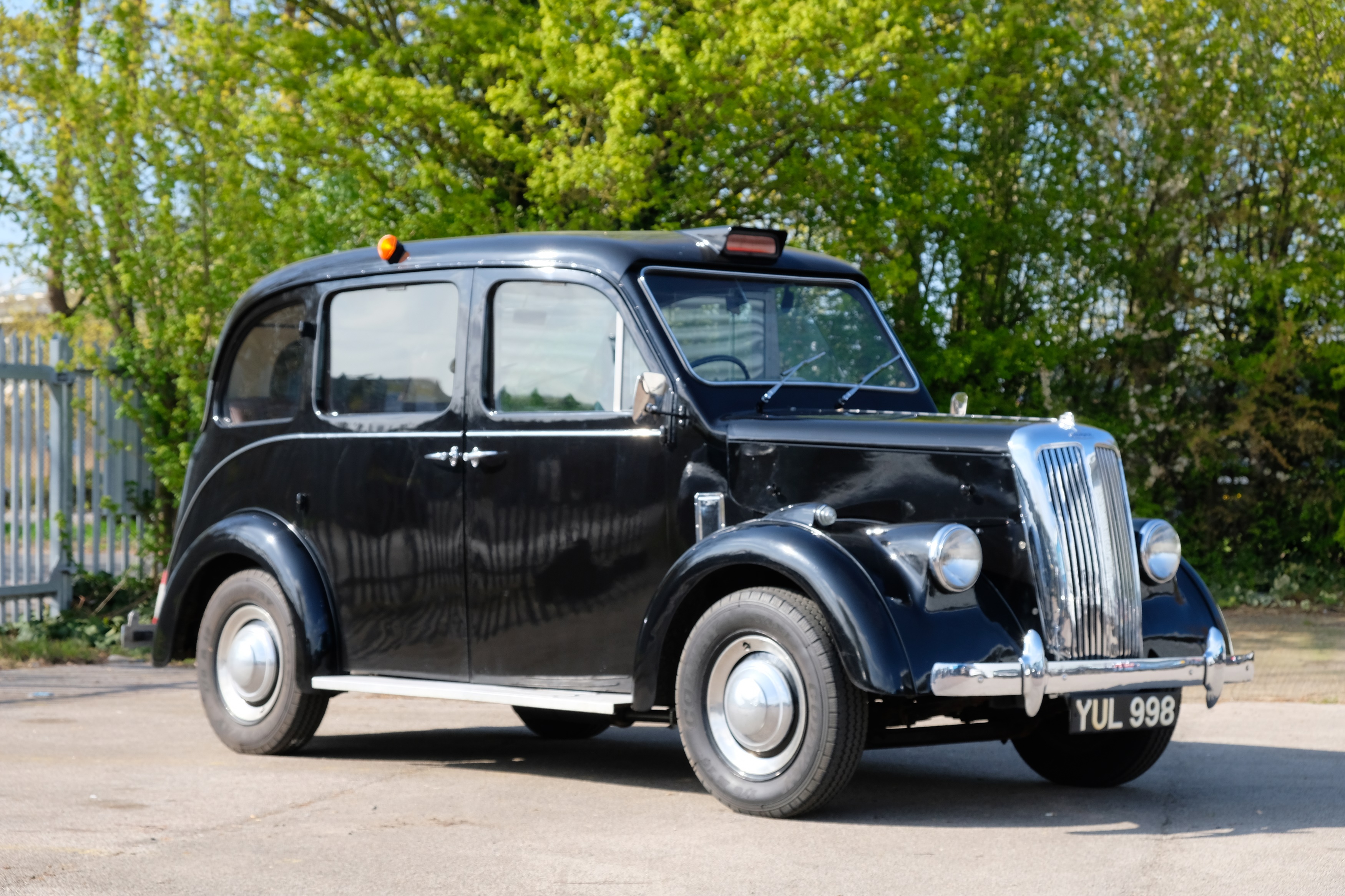 Lot 316 - 1960 Beardmore Paramount MK VII Taxicab