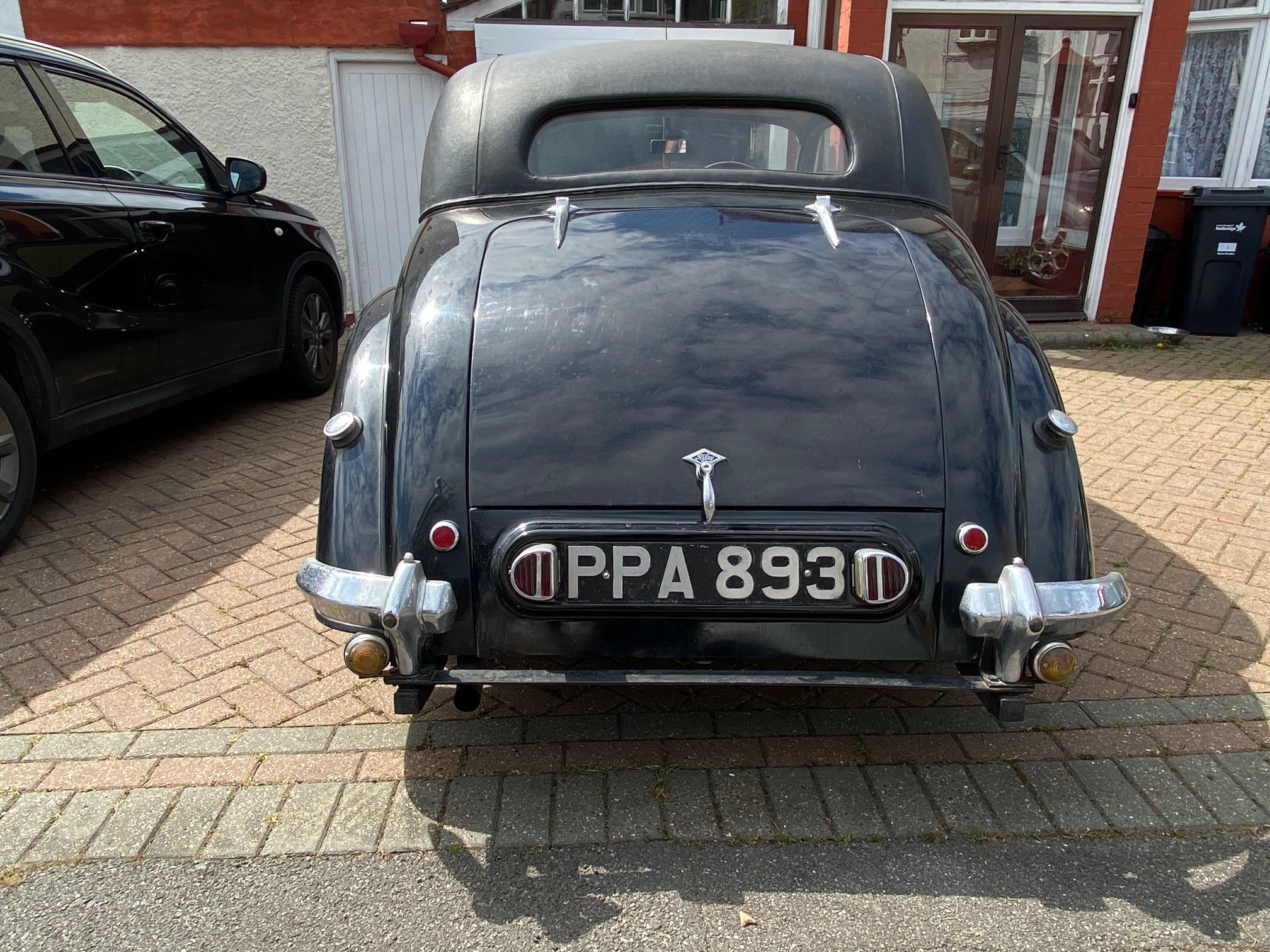 Lot 123 - 1951 Riley RMB Saloon