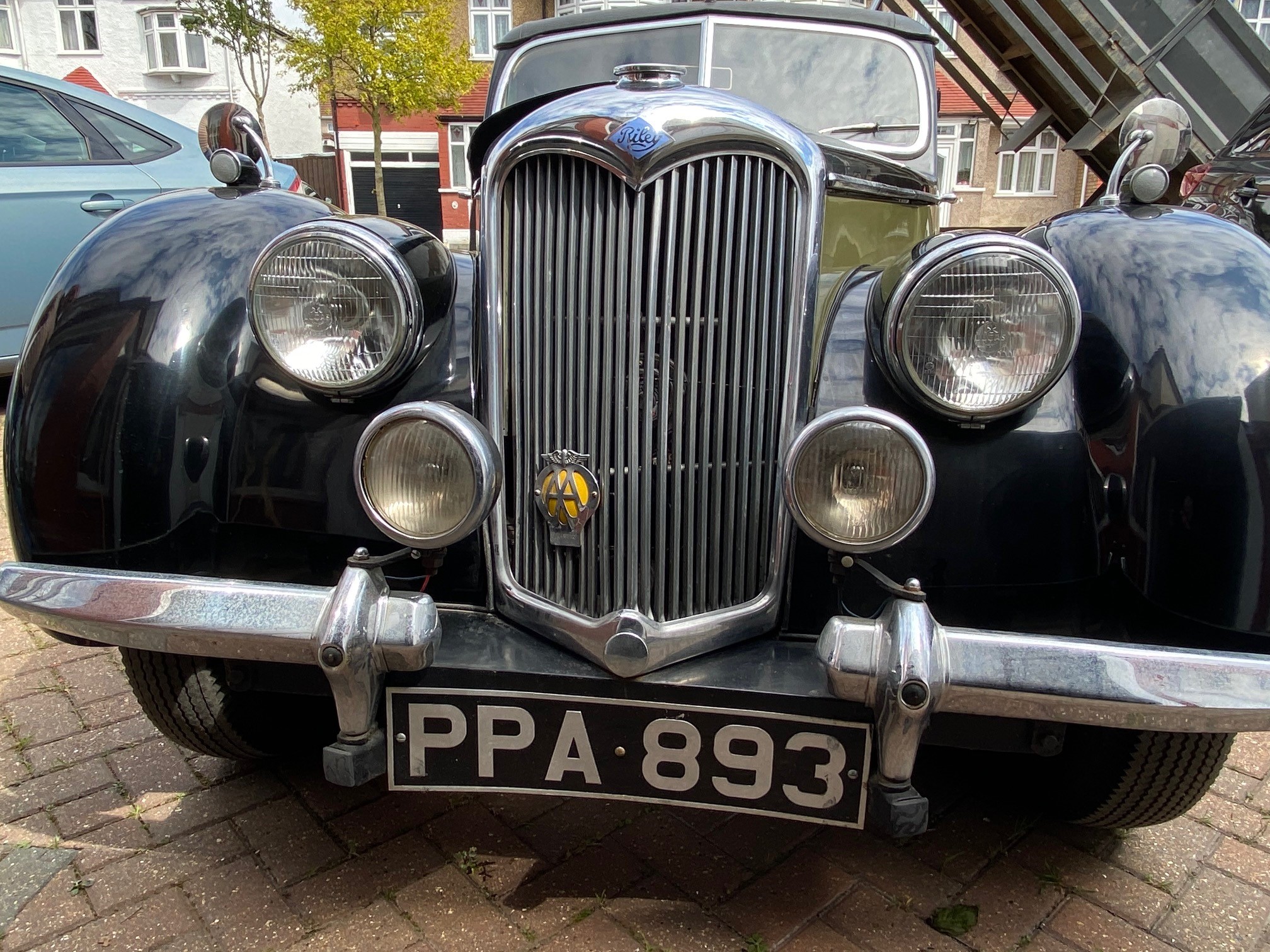 Lot 123 - 1951 Riley RMB Saloon