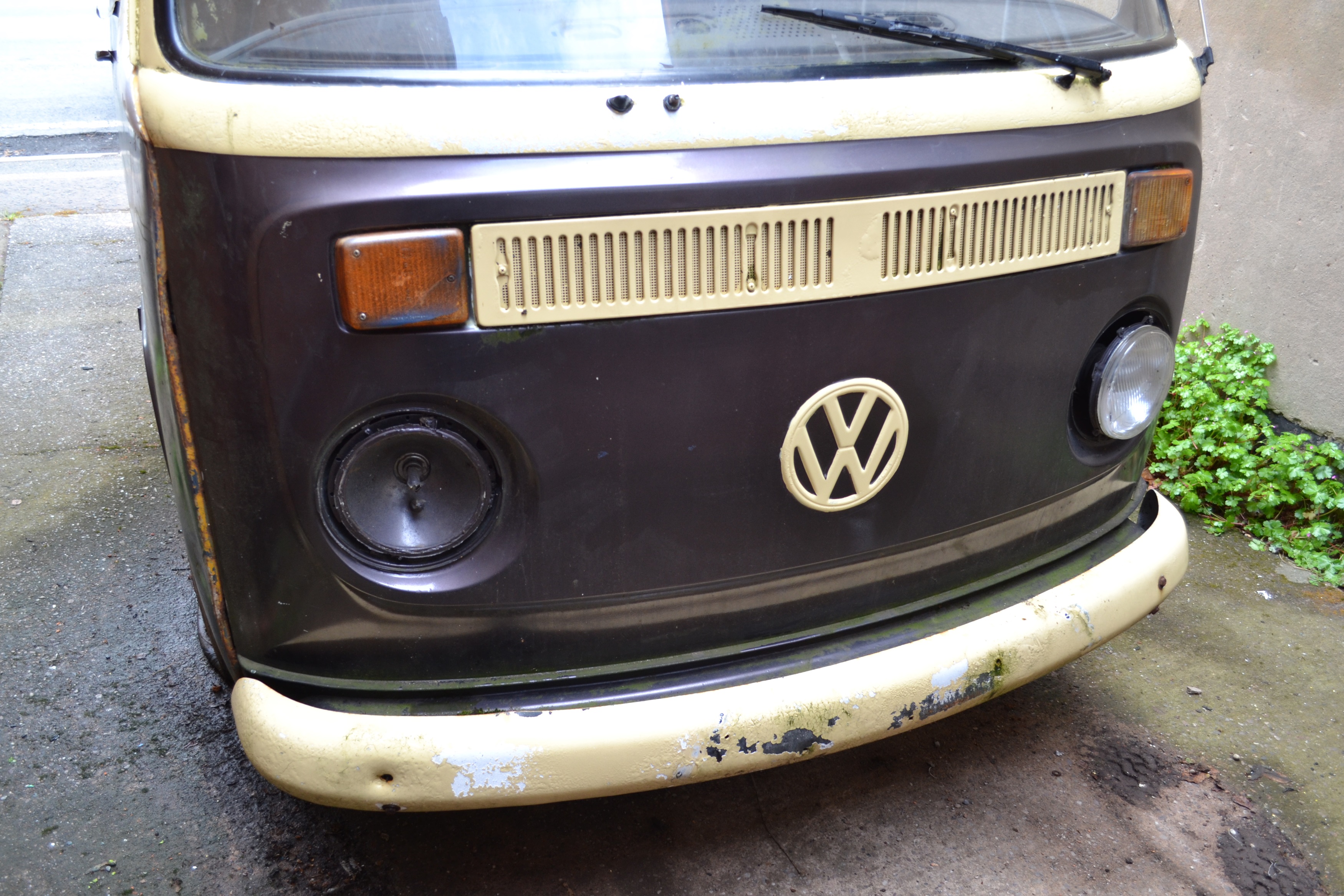 Lot 332 - 1973 Volkswagen Type 2 (T2) 'Day Bus'