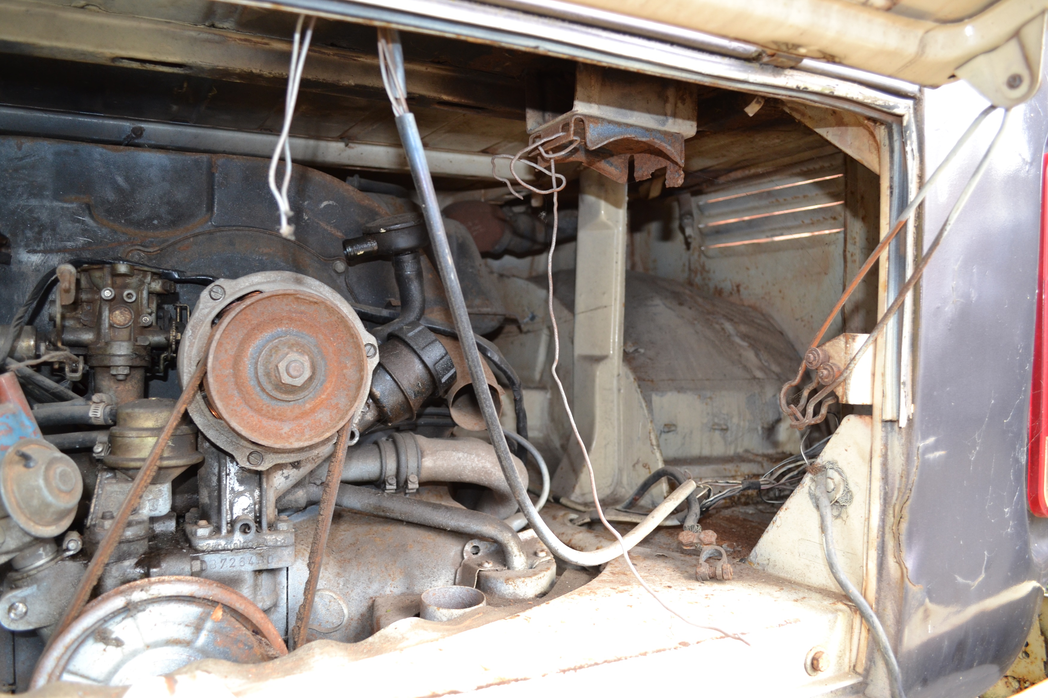 Lot 332 - 1973 Volkswagen Type 2 (T2) 'Day Bus'