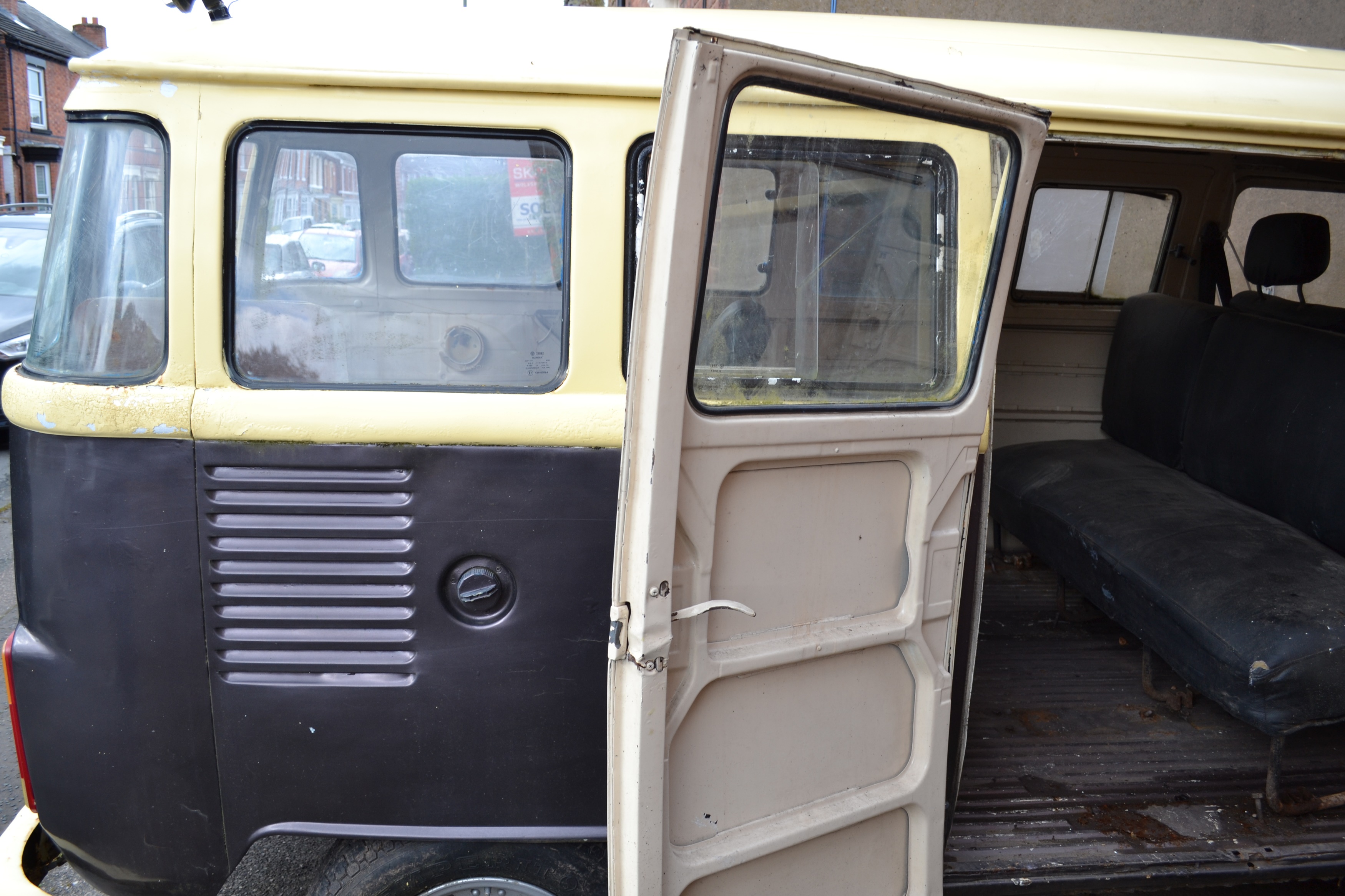 Lot 332 - 1973 Volkswagen Type 2 (T2) 'Day Bus'