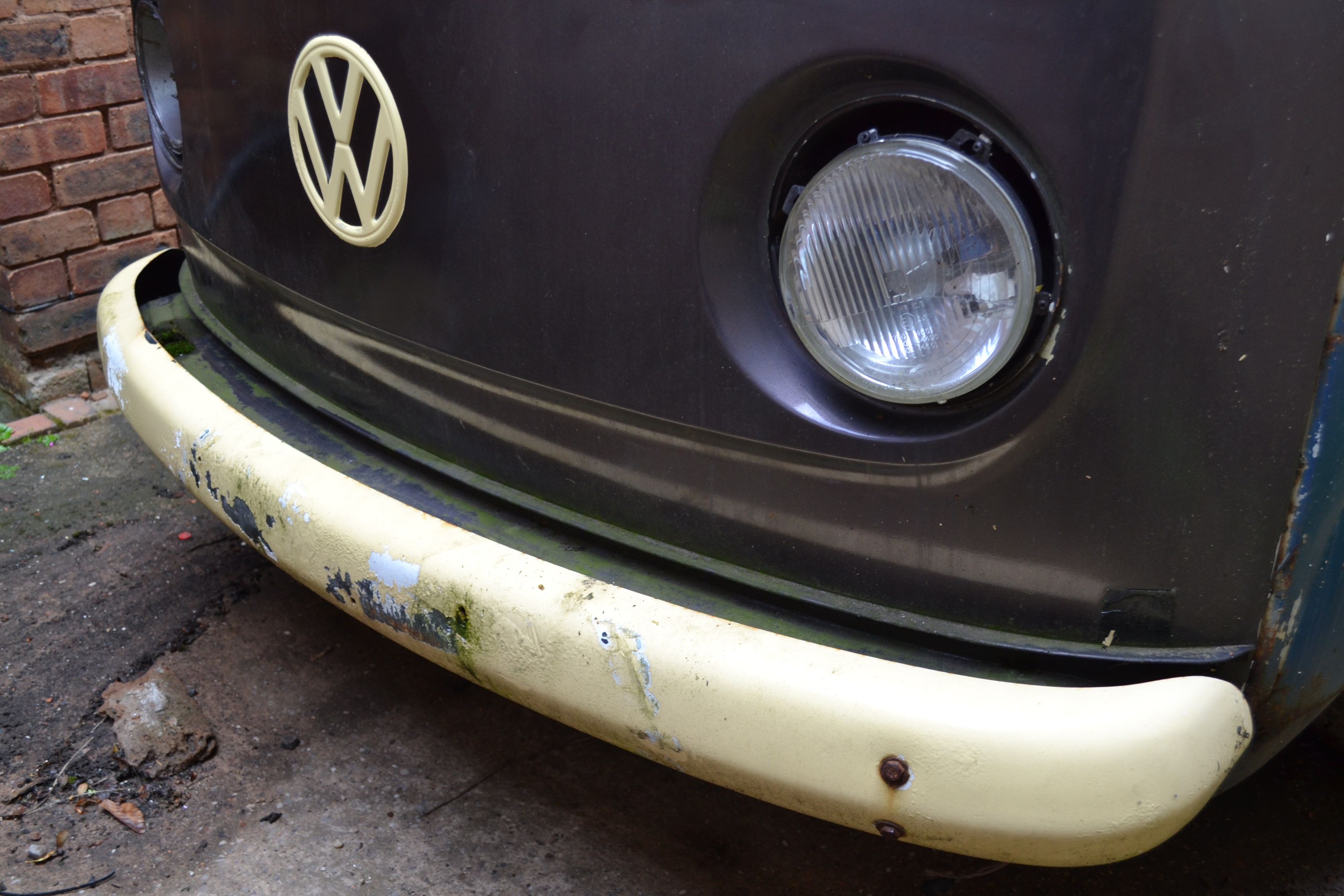 Lot 332 - 1973 Volkswagen Type 2 (T2) 'Day Bus'