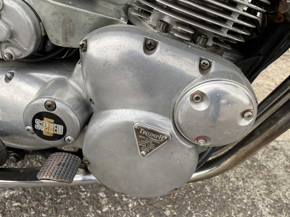 Lot 8 - 1975 Triumph T160